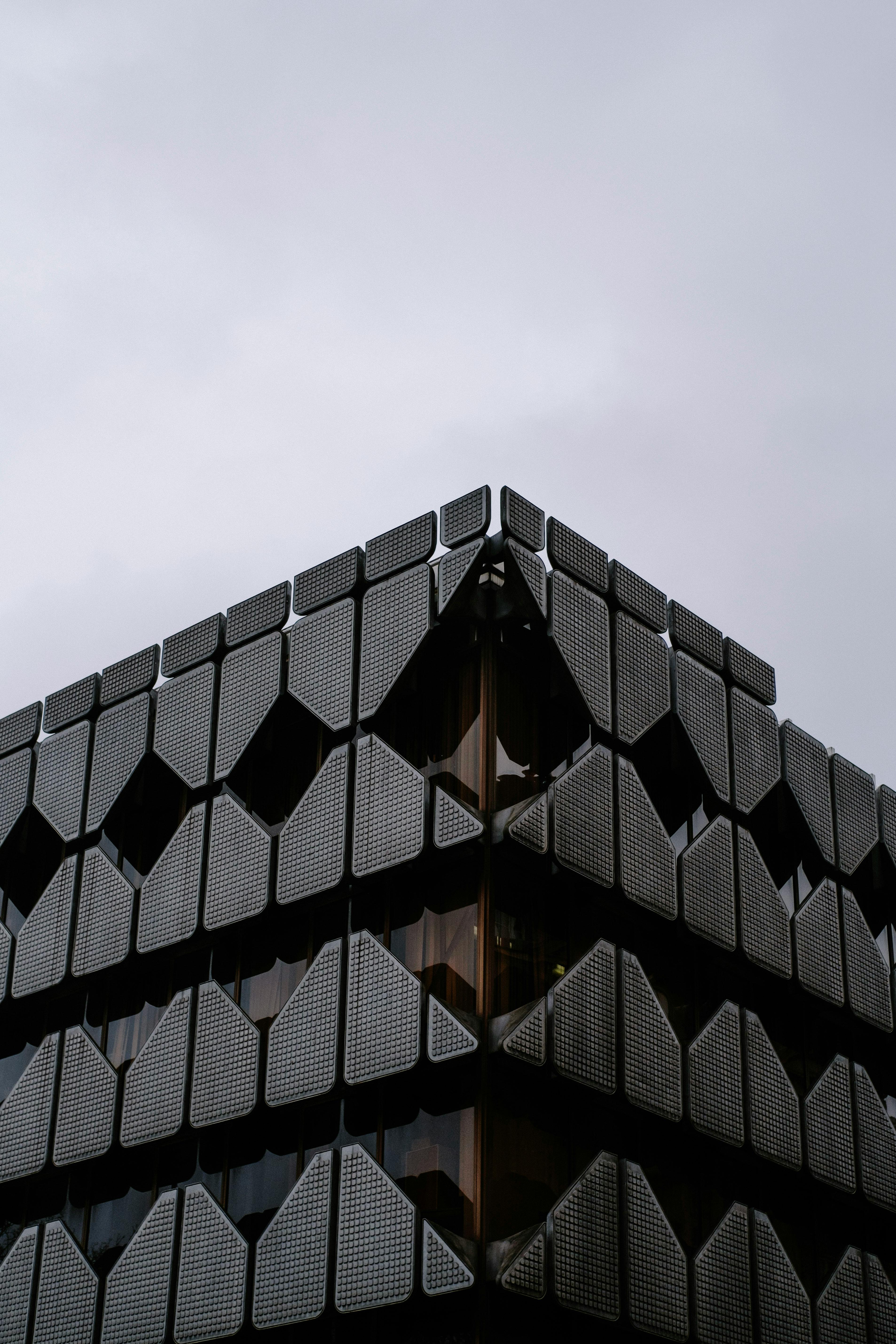 Gray Concrete Building · Free Stock Photo