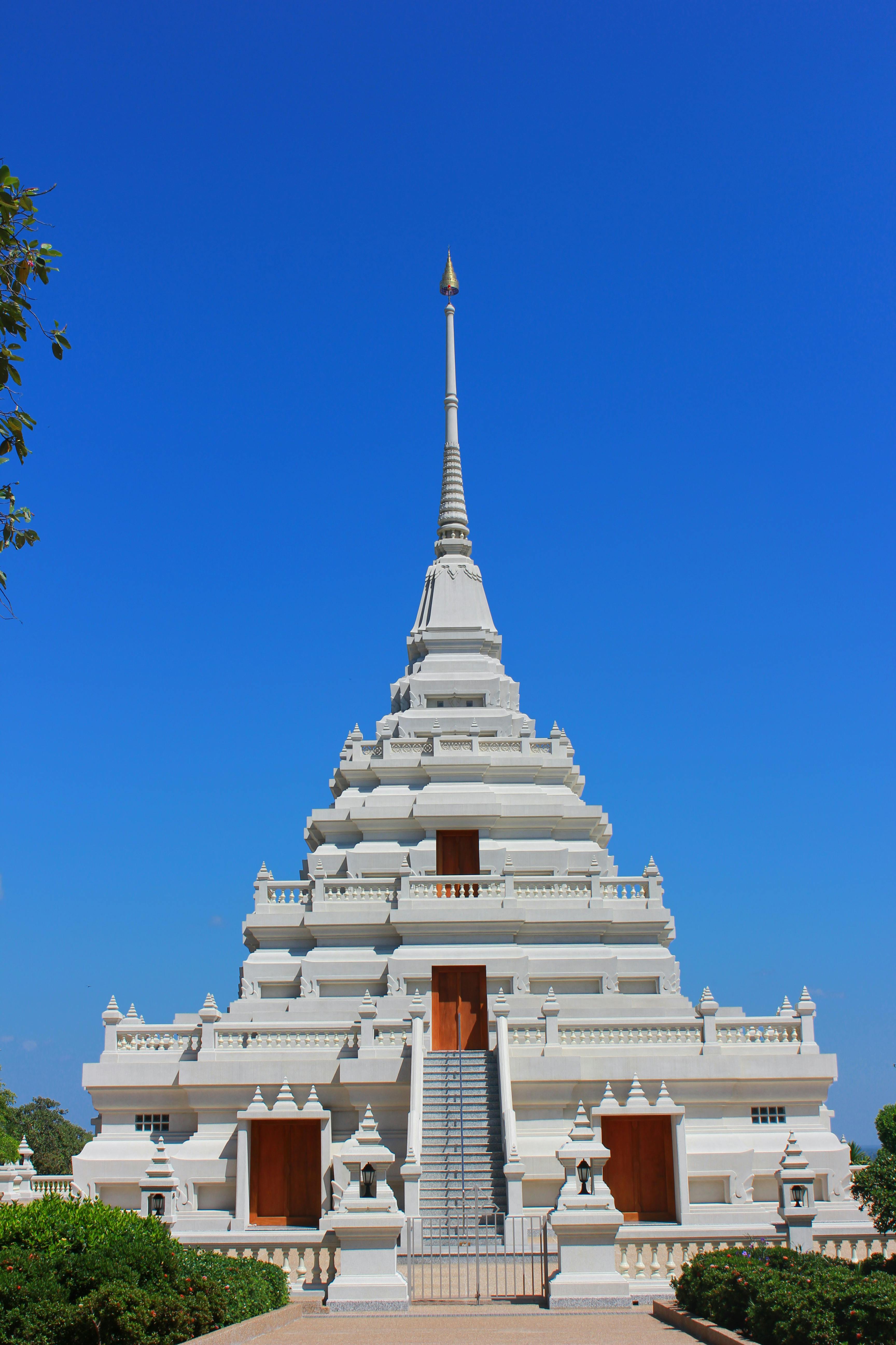 White Buddhist Temple · Free Stock Photo