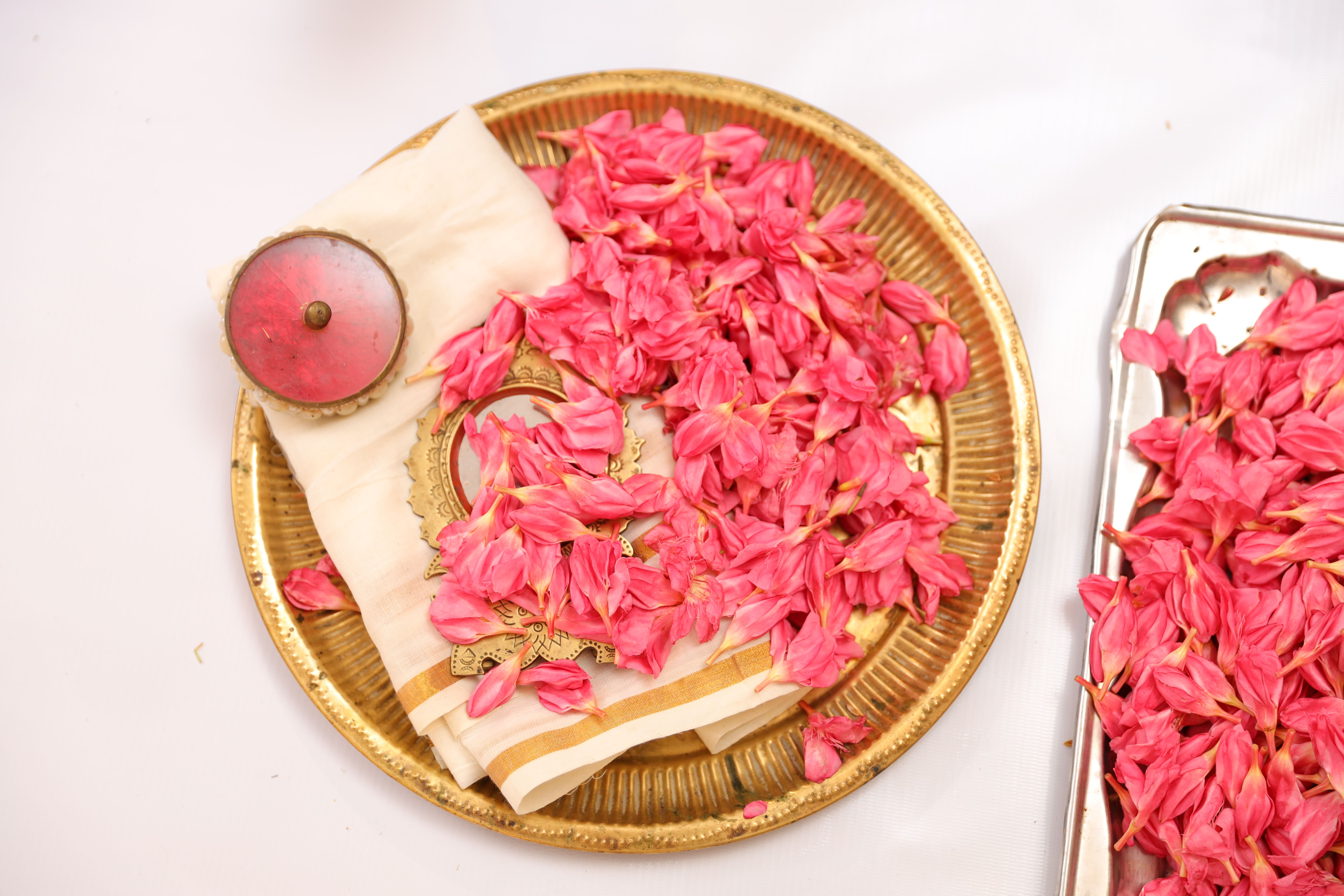 Red Napkin in Bowl · Free Stock Photo