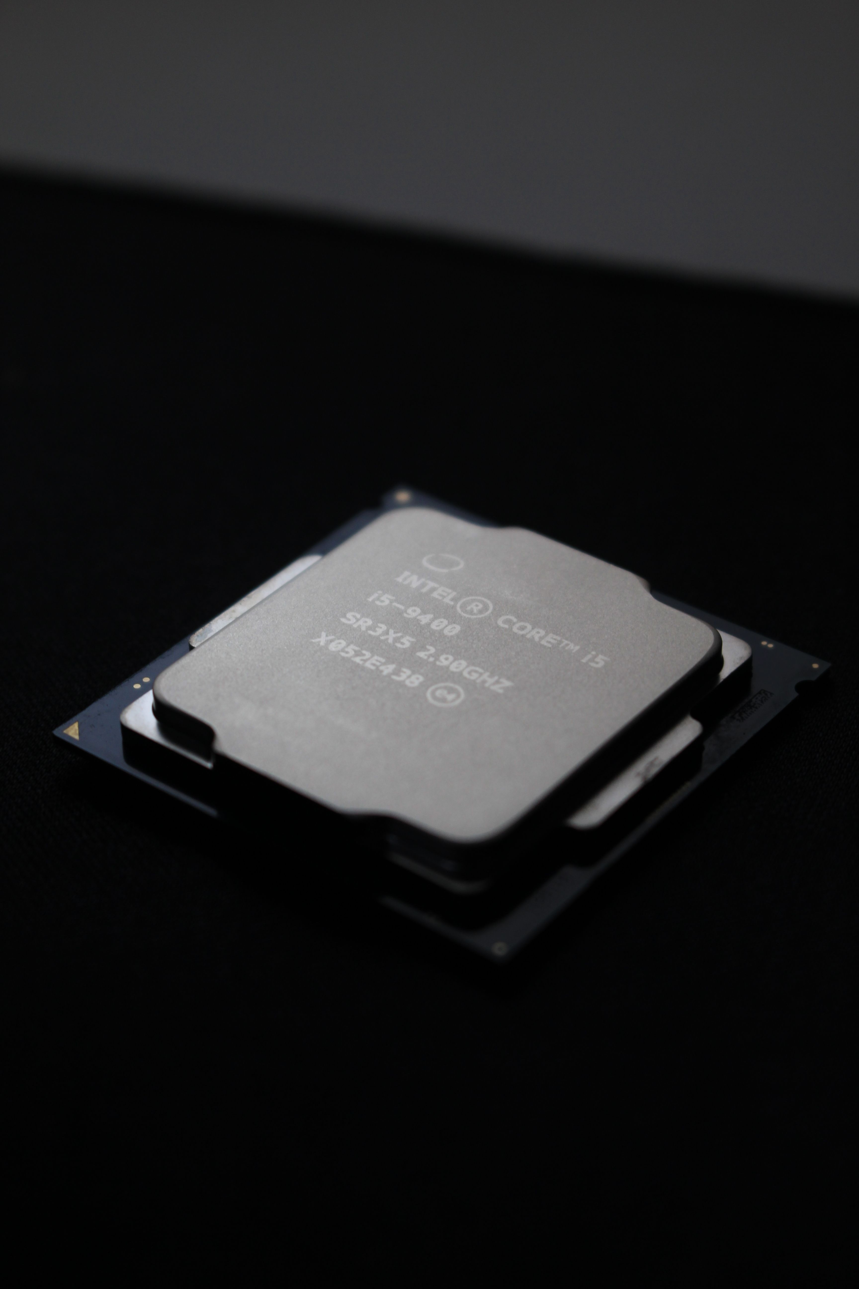 Close-Up shot of a Chip Processor · Free Stock Photo