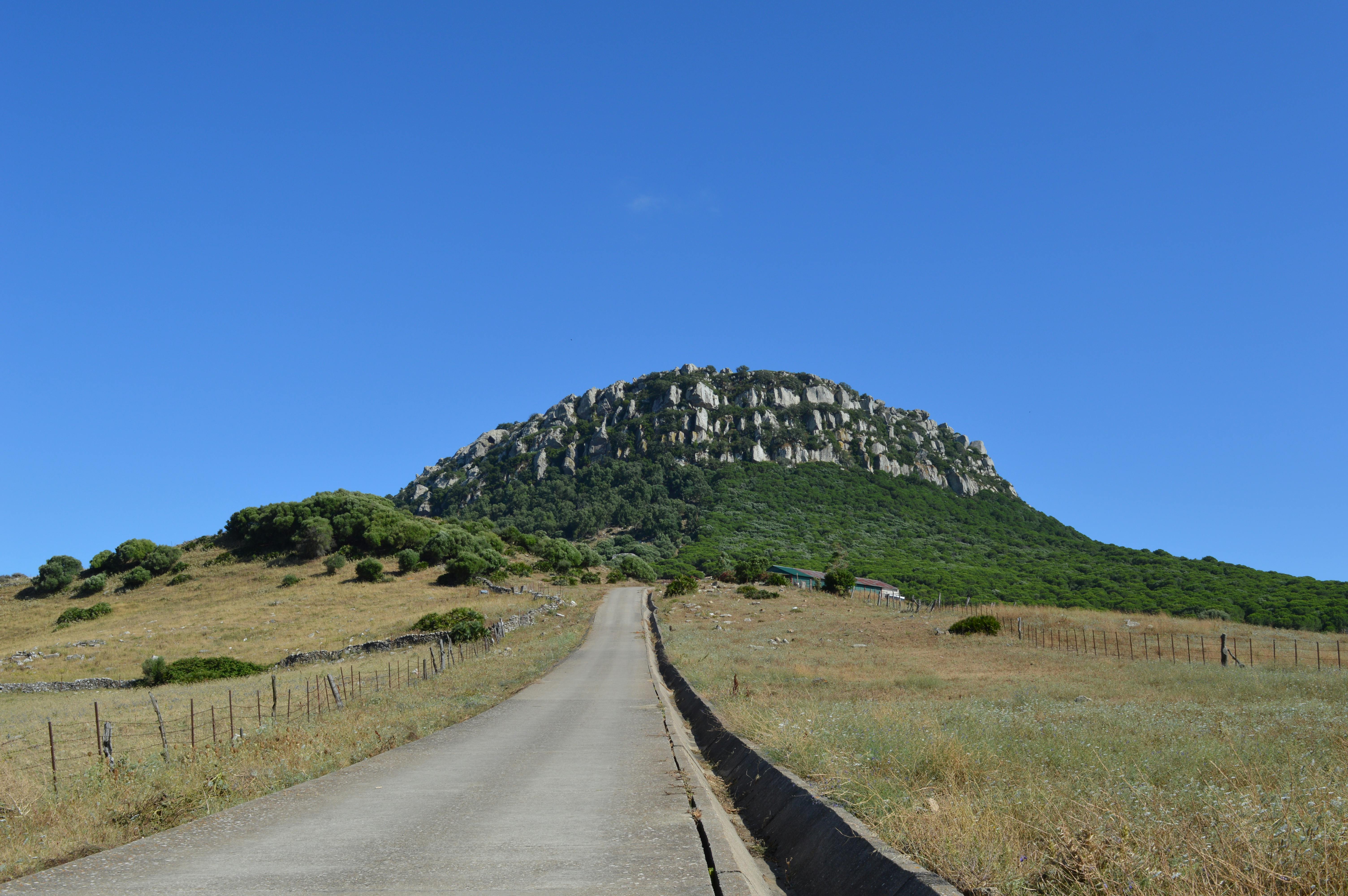 Scenic View of a Resort in the Mountains · Free Stock Photo