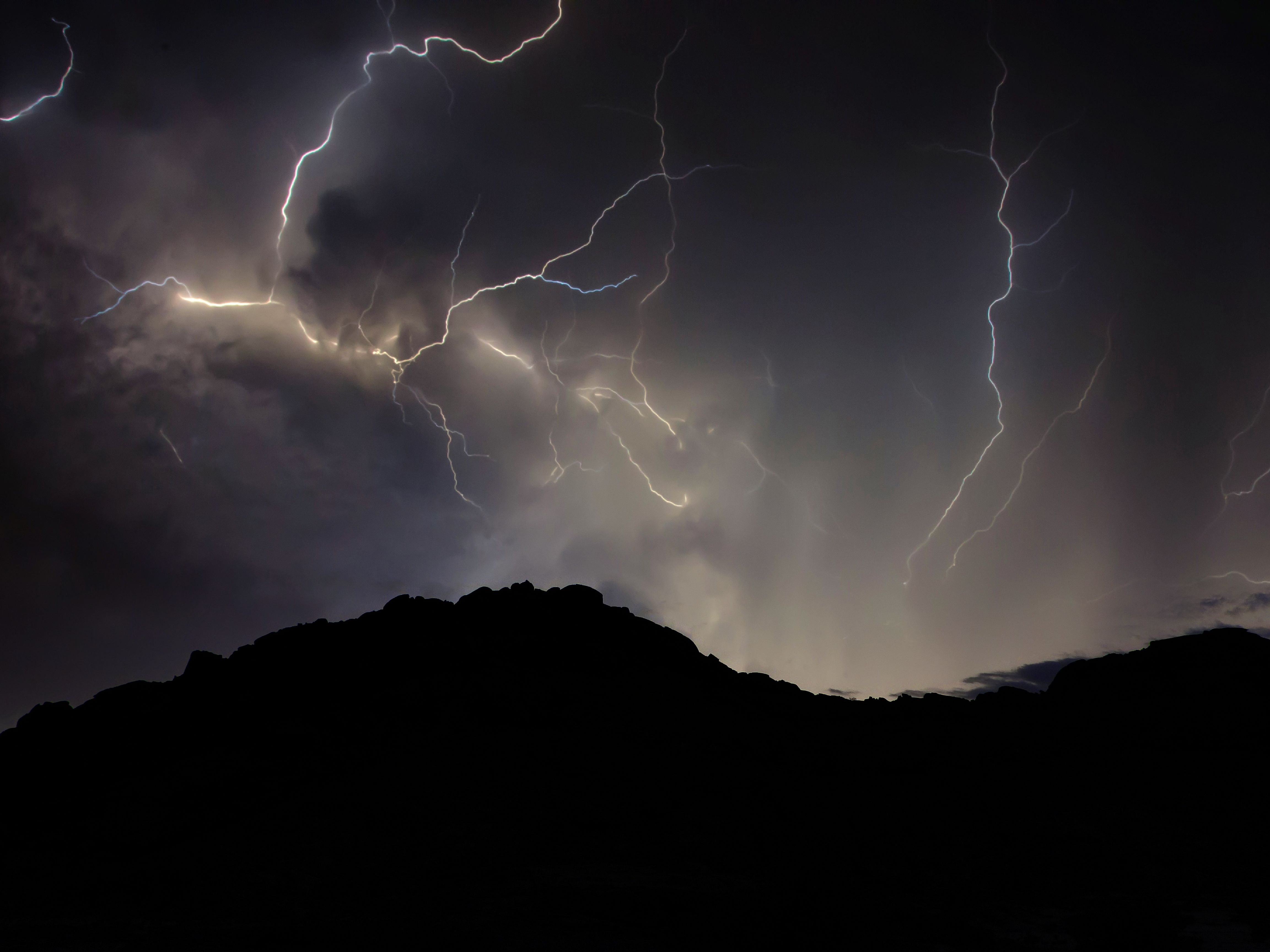 White Lightning Heating Mountain · Free Stock Photo