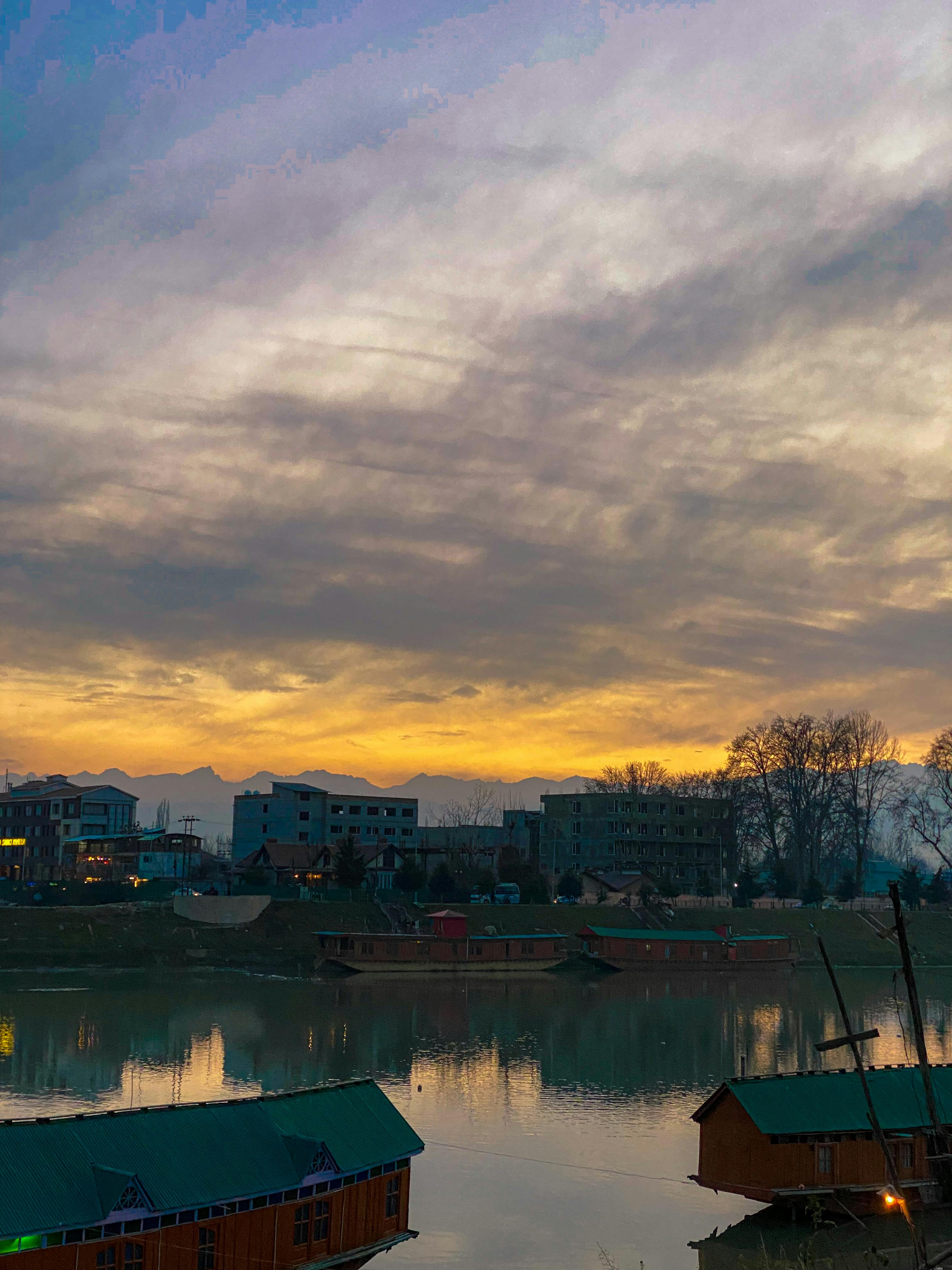 Mountain Peak and Town · Free Stock Photo