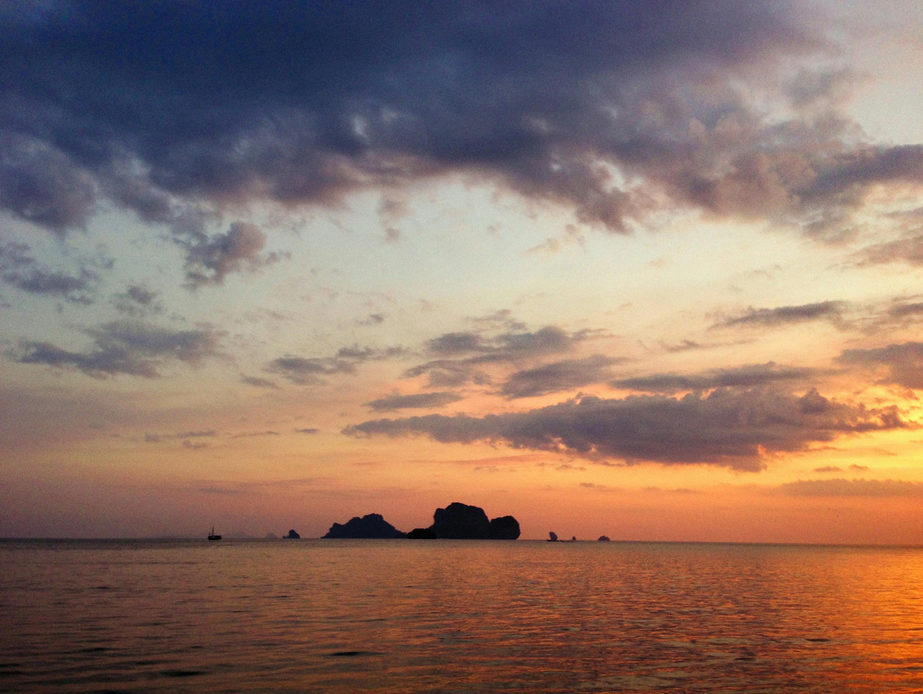 Purple Wallpaper Ocean Photos, Download The BEST Free Purple Wallpaper ...