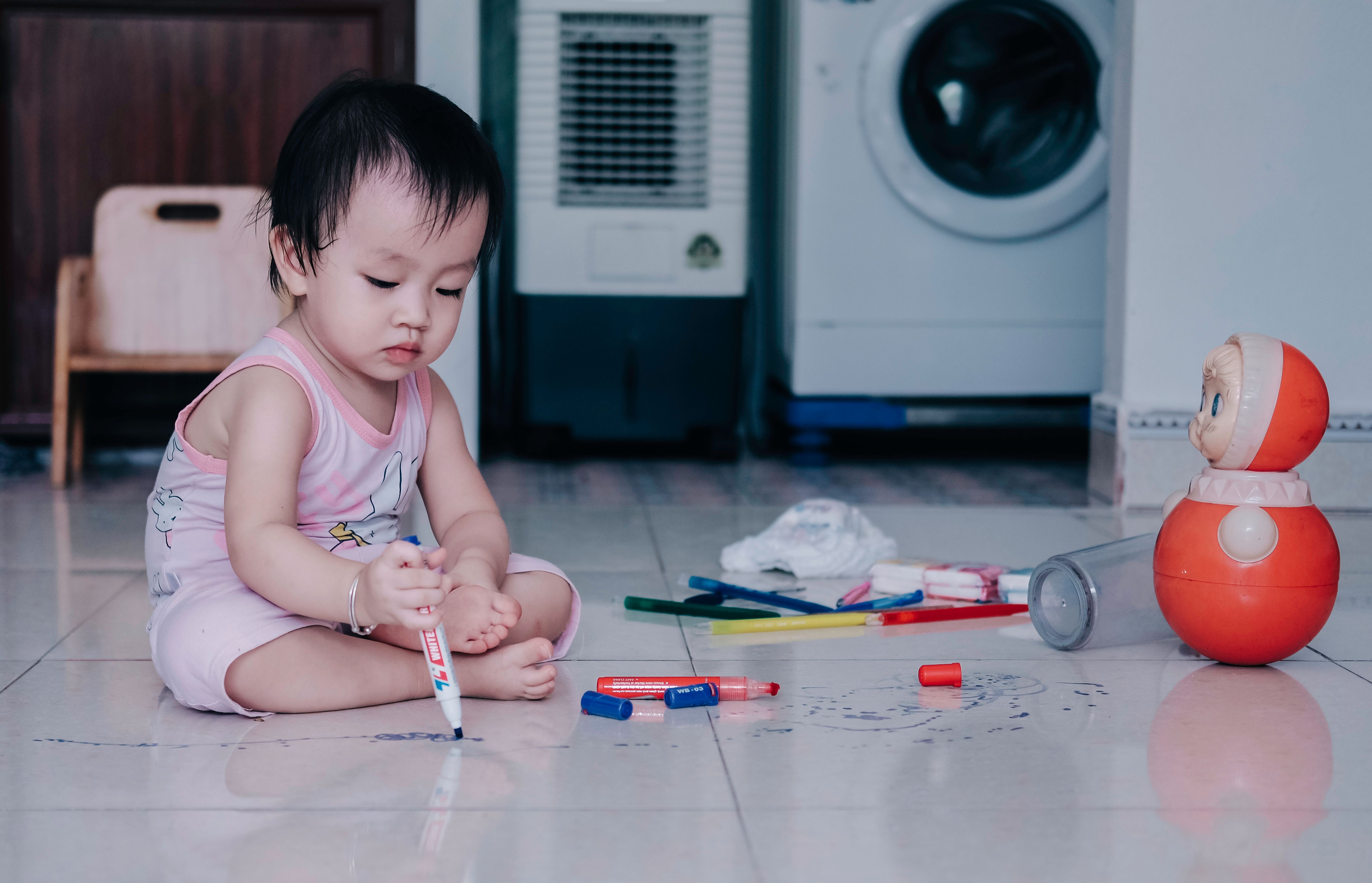 Toddlers Writing Photos, Download The BEST Free Toddlers Writing Stock ...
