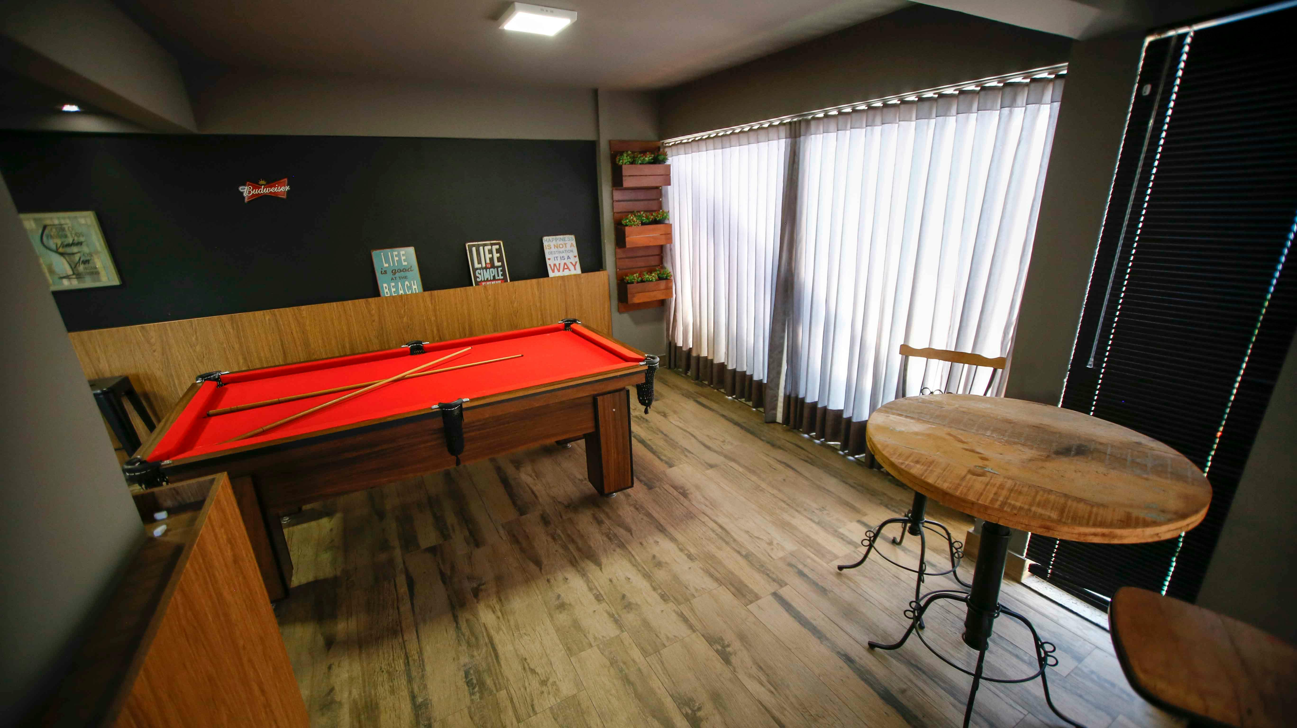 Indoor Game Room Photos, Download The BEST Free Indoor Game Room Stock ...