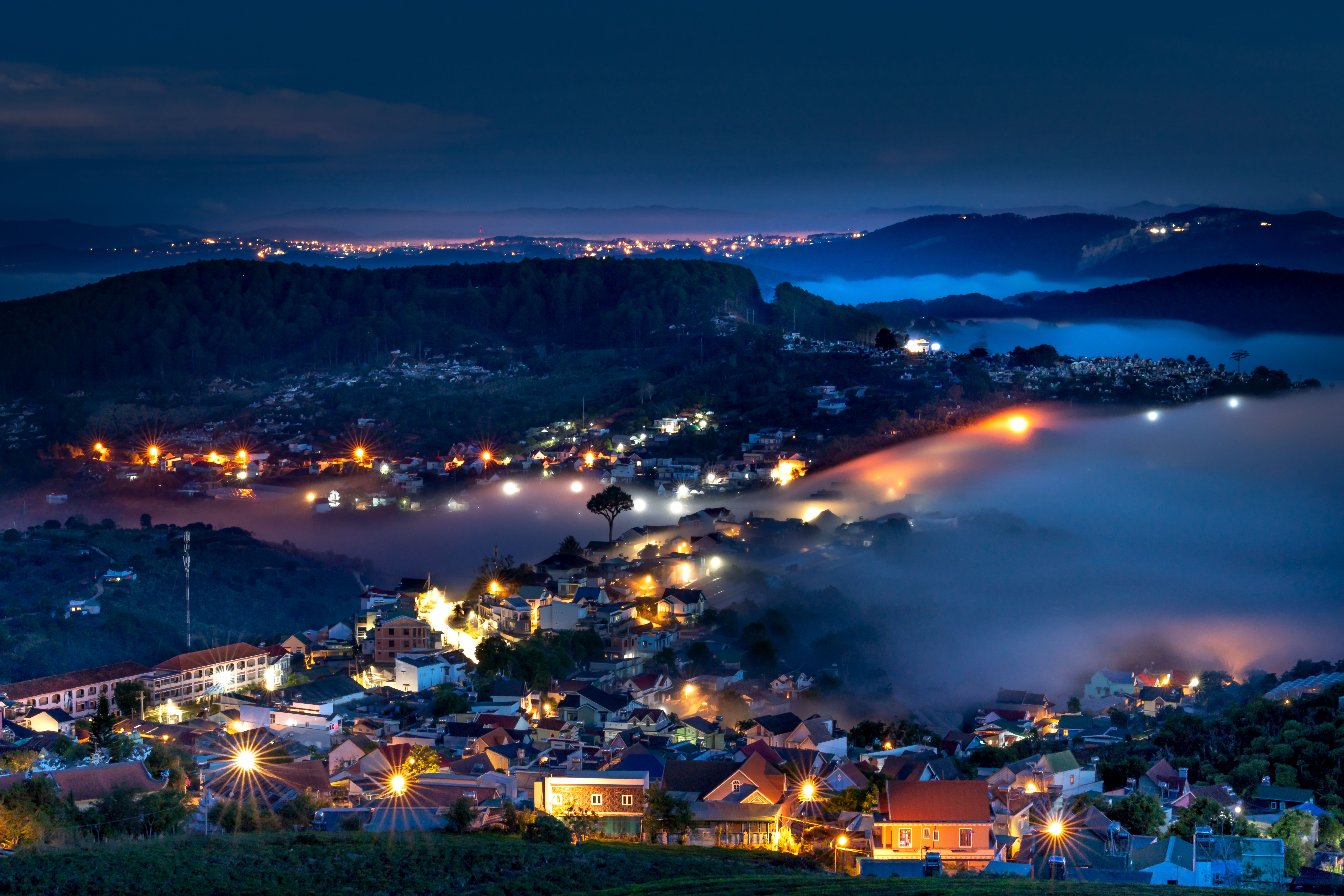 Town at Night · Free Stock Photo