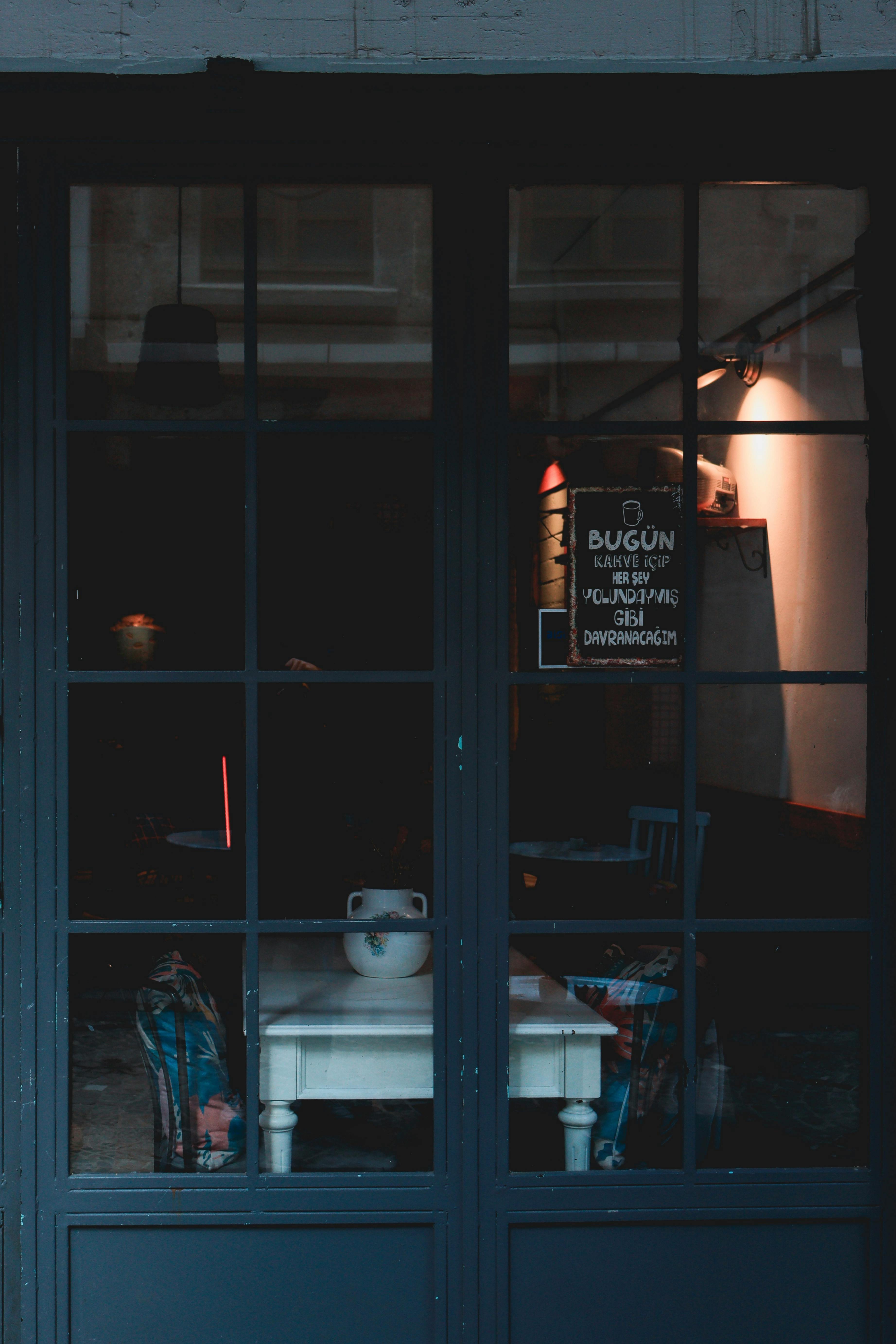Closed Coffee Shop · Free Stock Photo