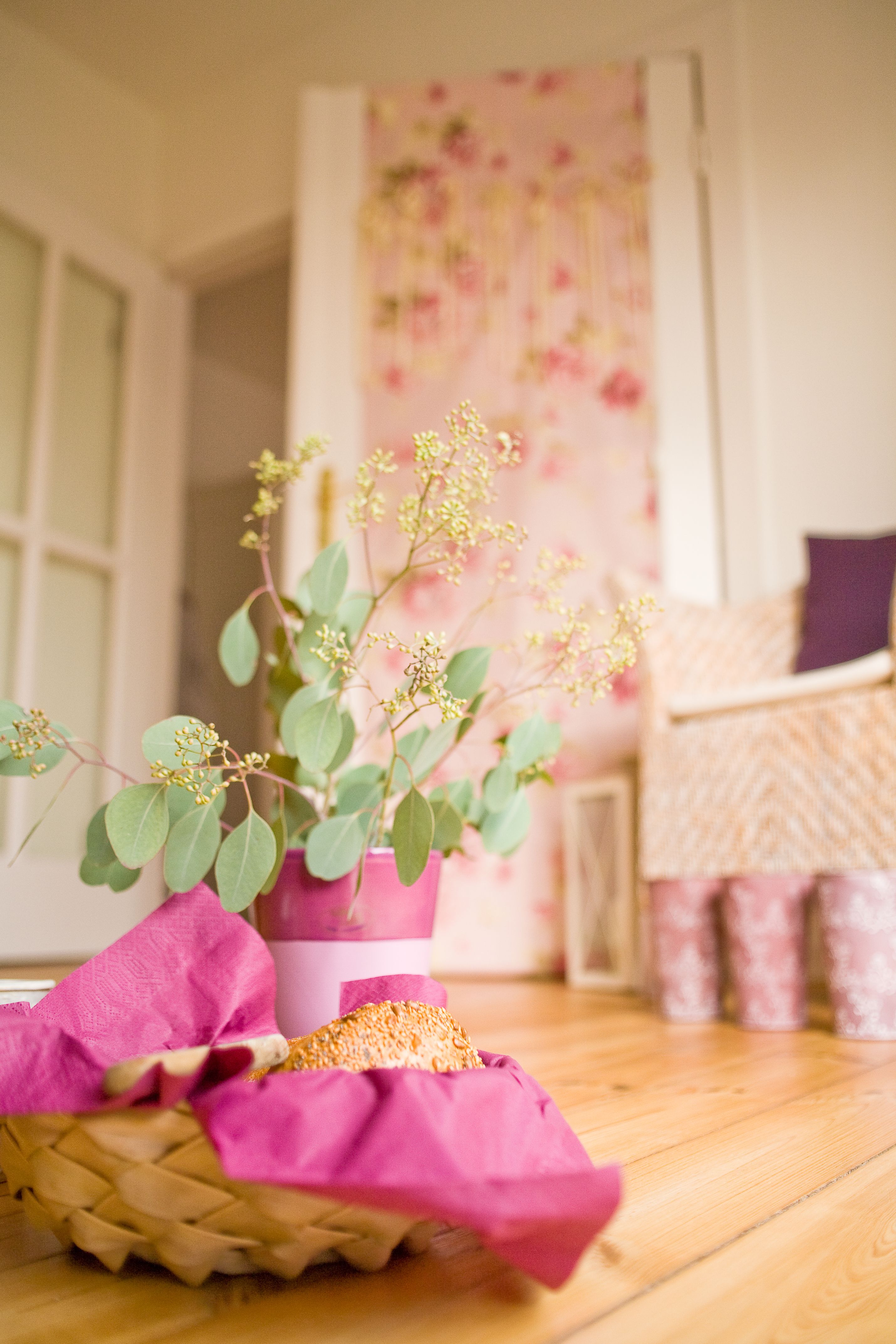 Close-Up Shot of a Flower Vase · Free Stock Photo