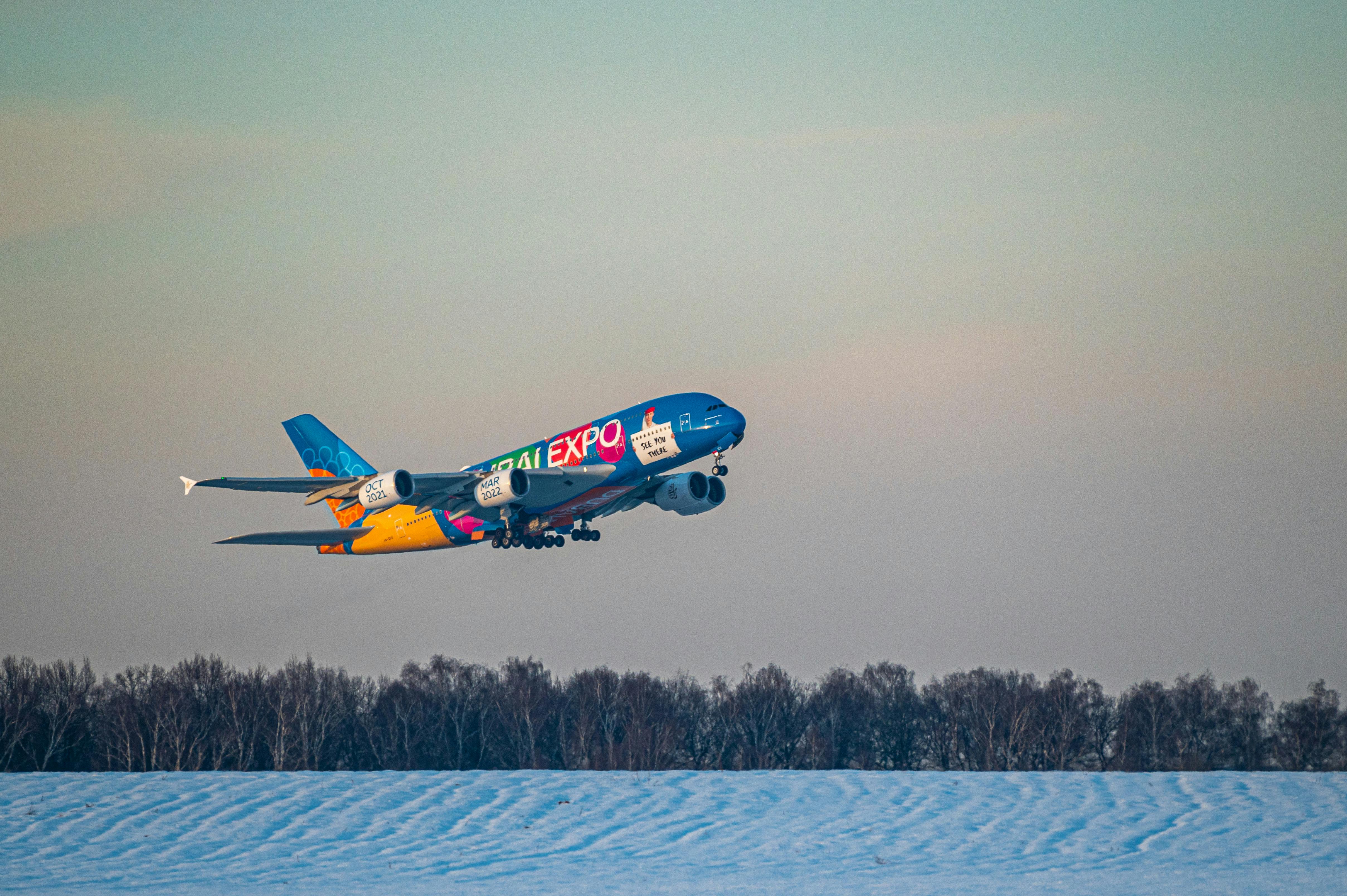 Airplane Taking Off · Free Stock Photo