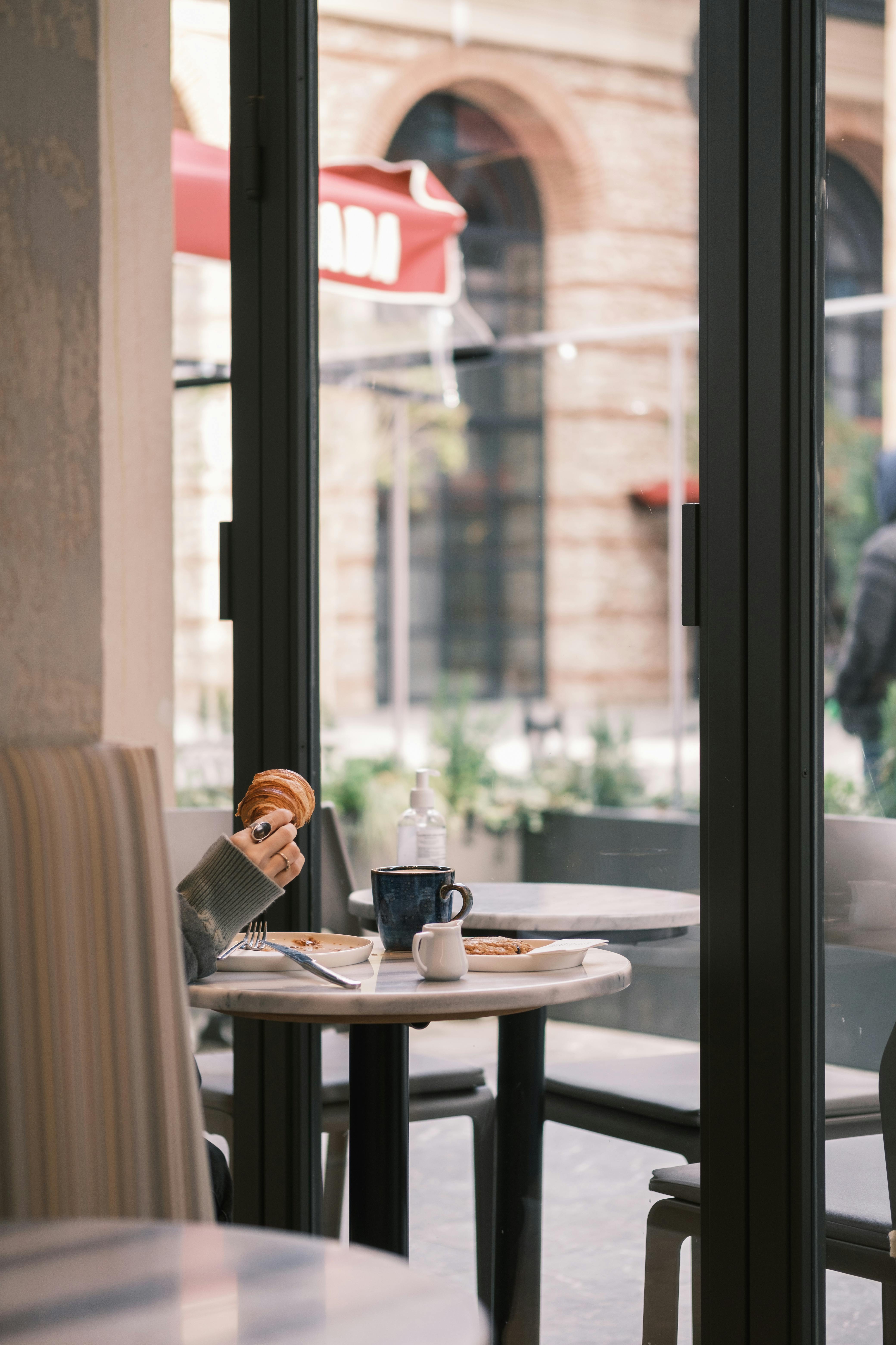 100,000+ Best Sitting Photos · 100% Free Download · Pexels Stock Photos