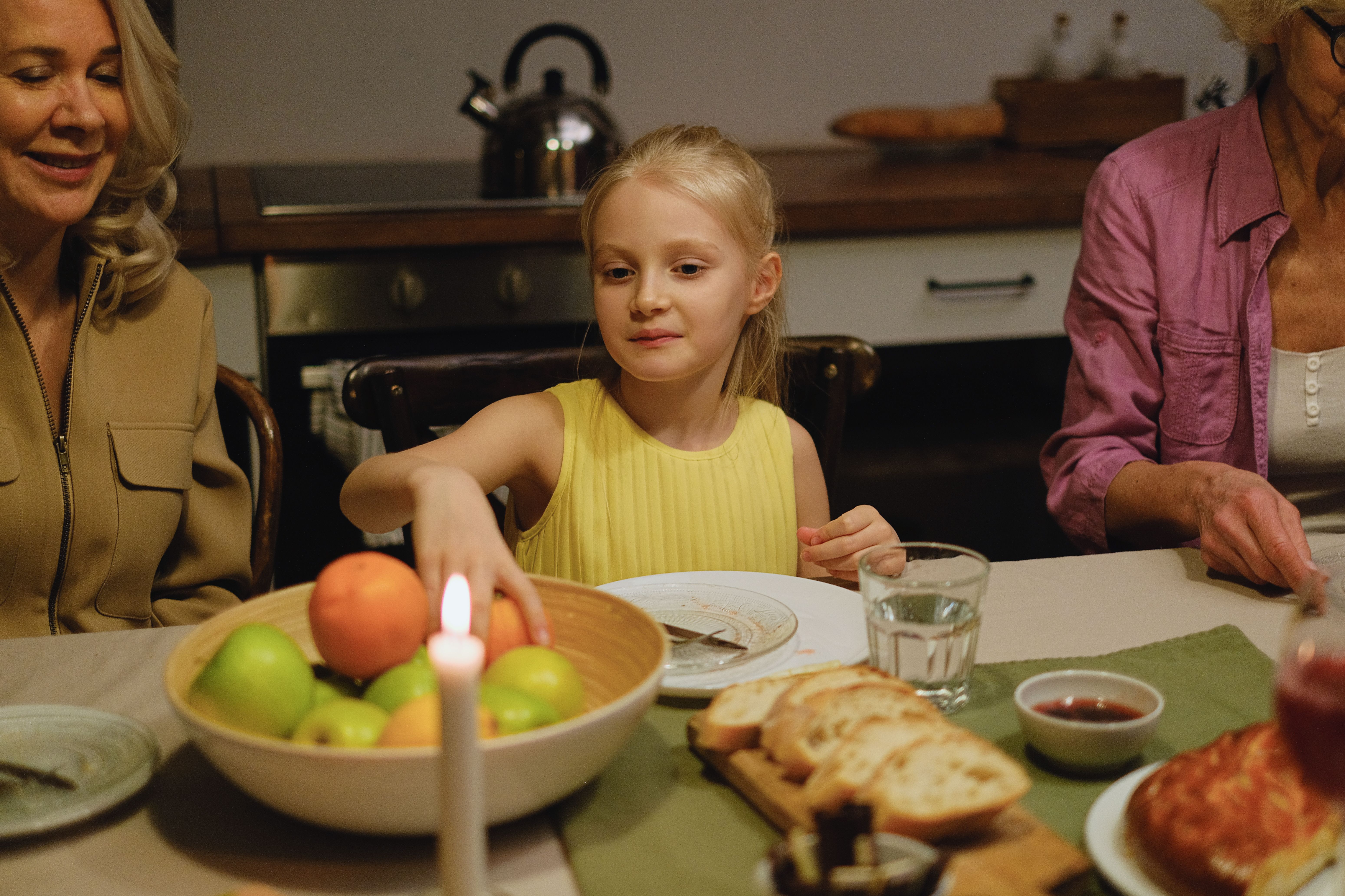 Family Eating Together Photos, Download The BEST Free Family Eating ...