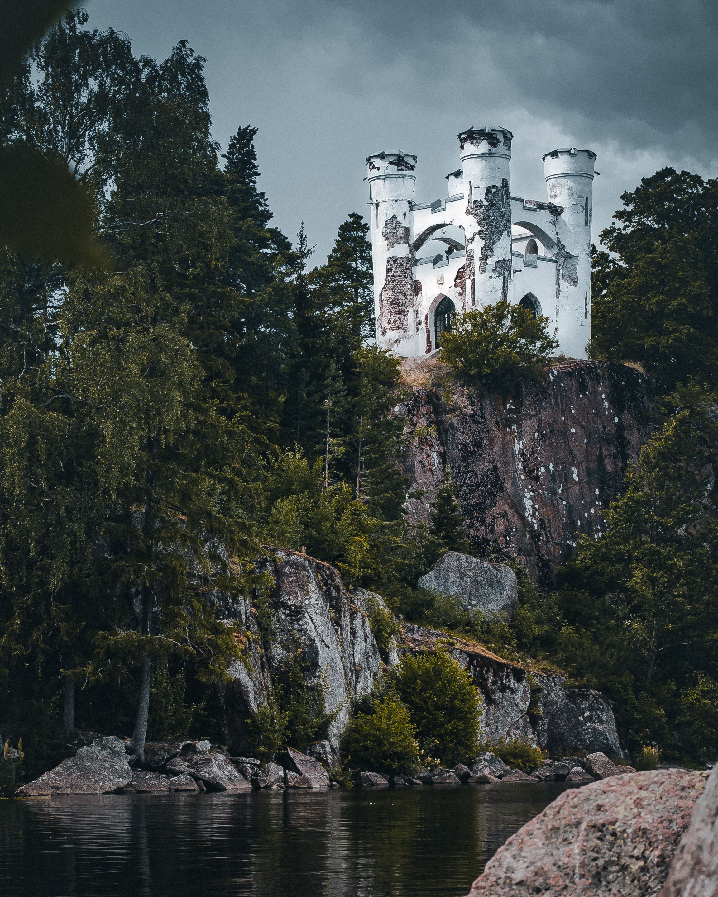 A Castle on a Cliff · Free Stock Photo