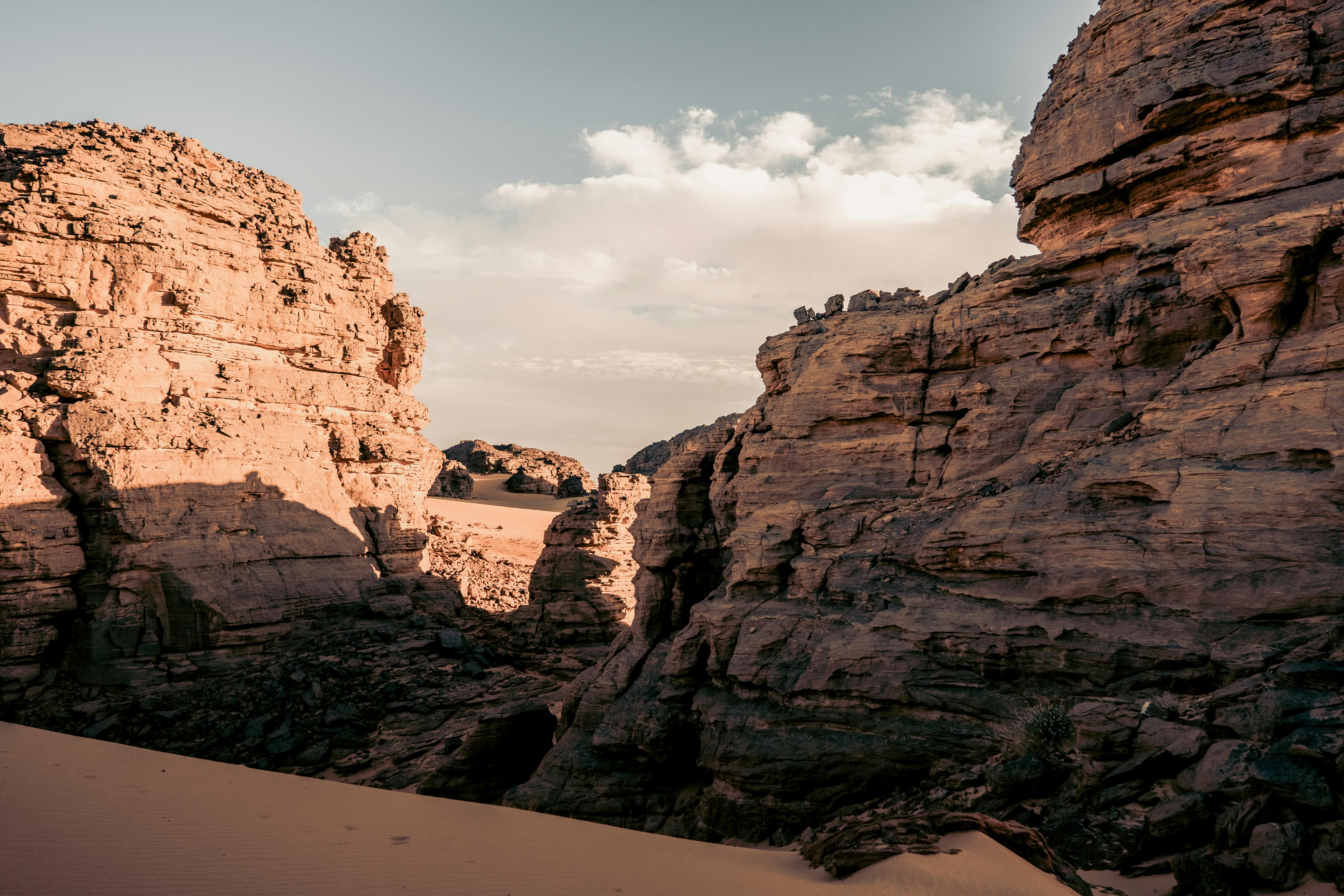 Rock Formations in the Desert · Free Stock Photo