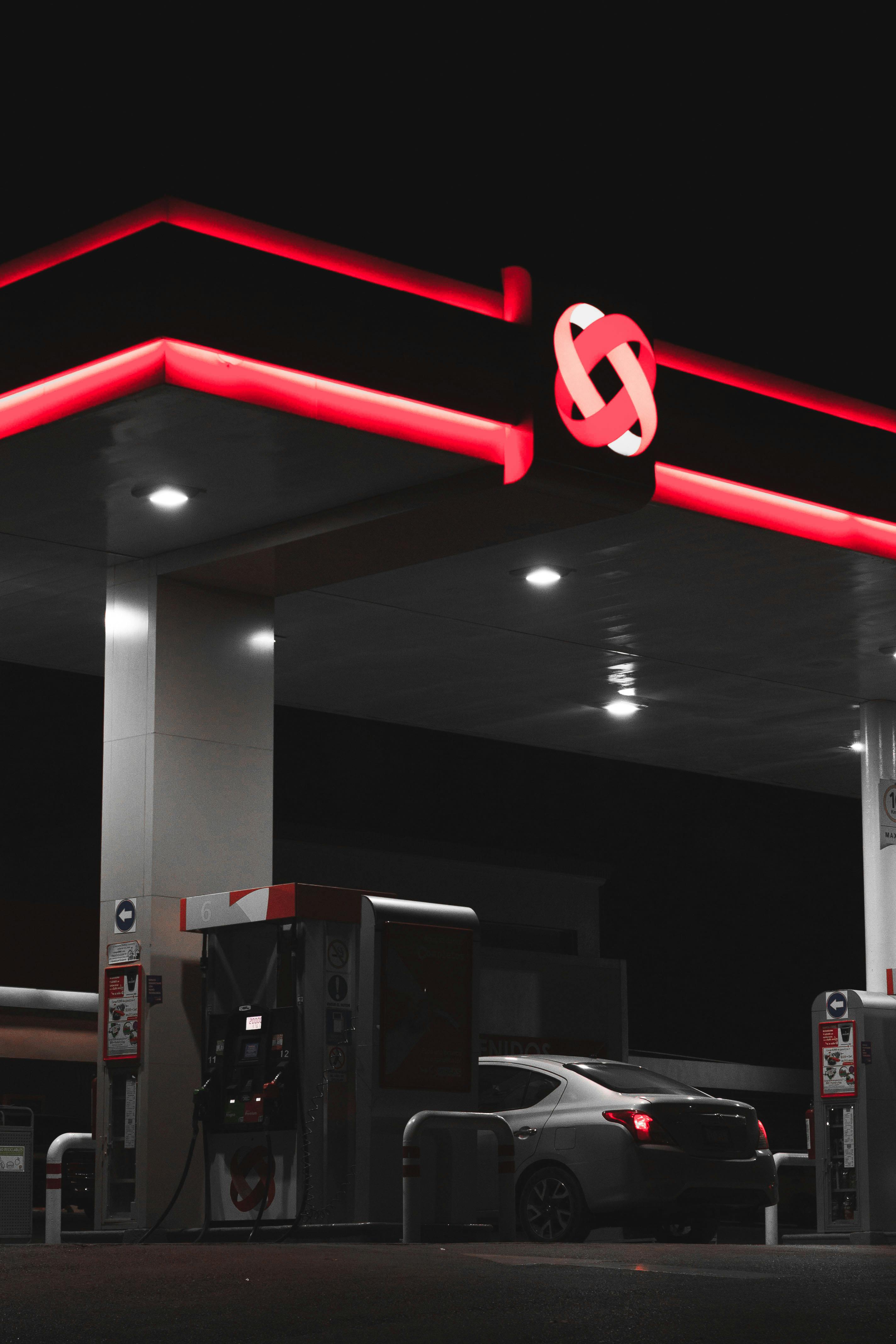 Shell Gas Station by Night · Free Stock Photo