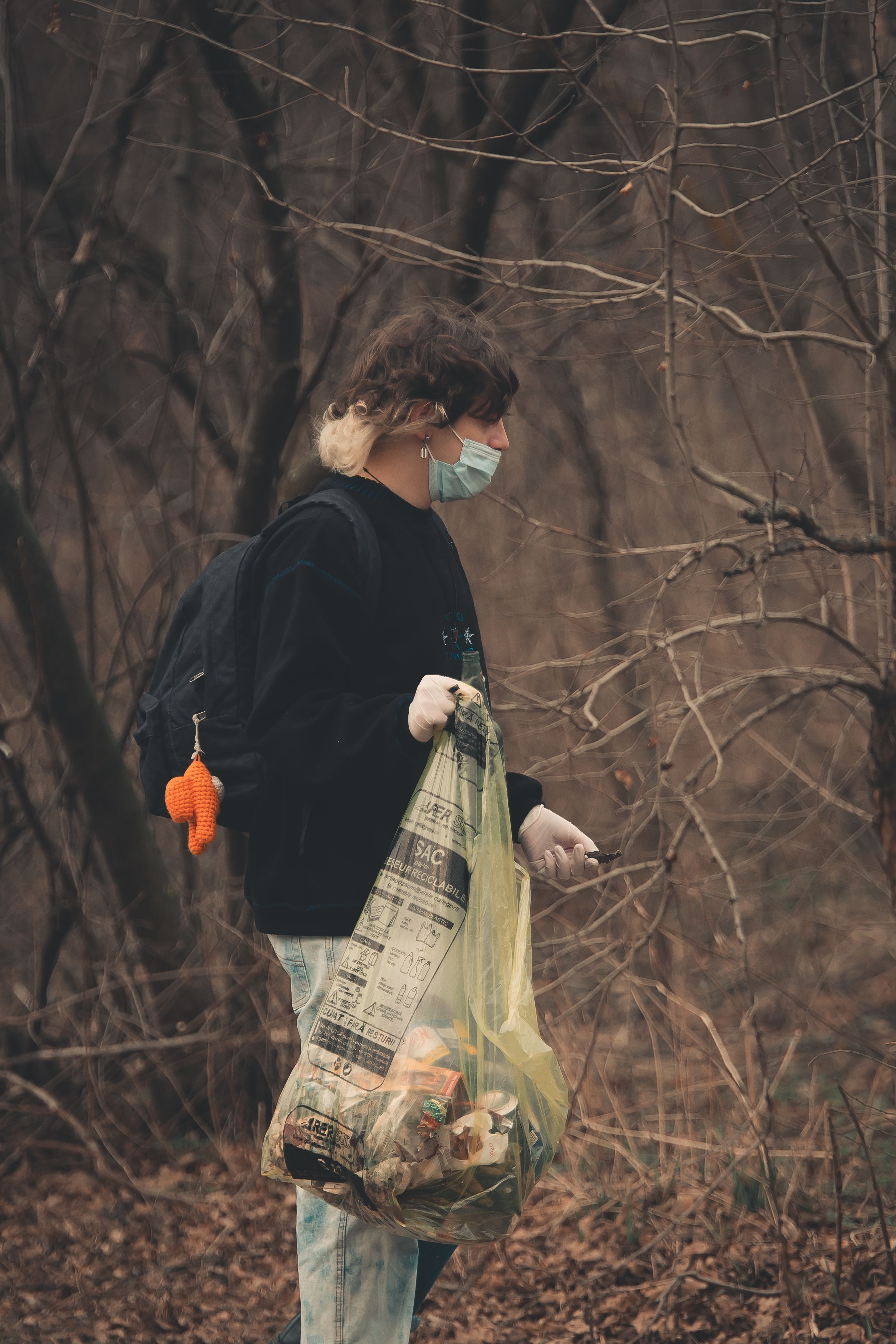 People Wearing Backpacks Photos, Download The BEST Free People Wearing ...