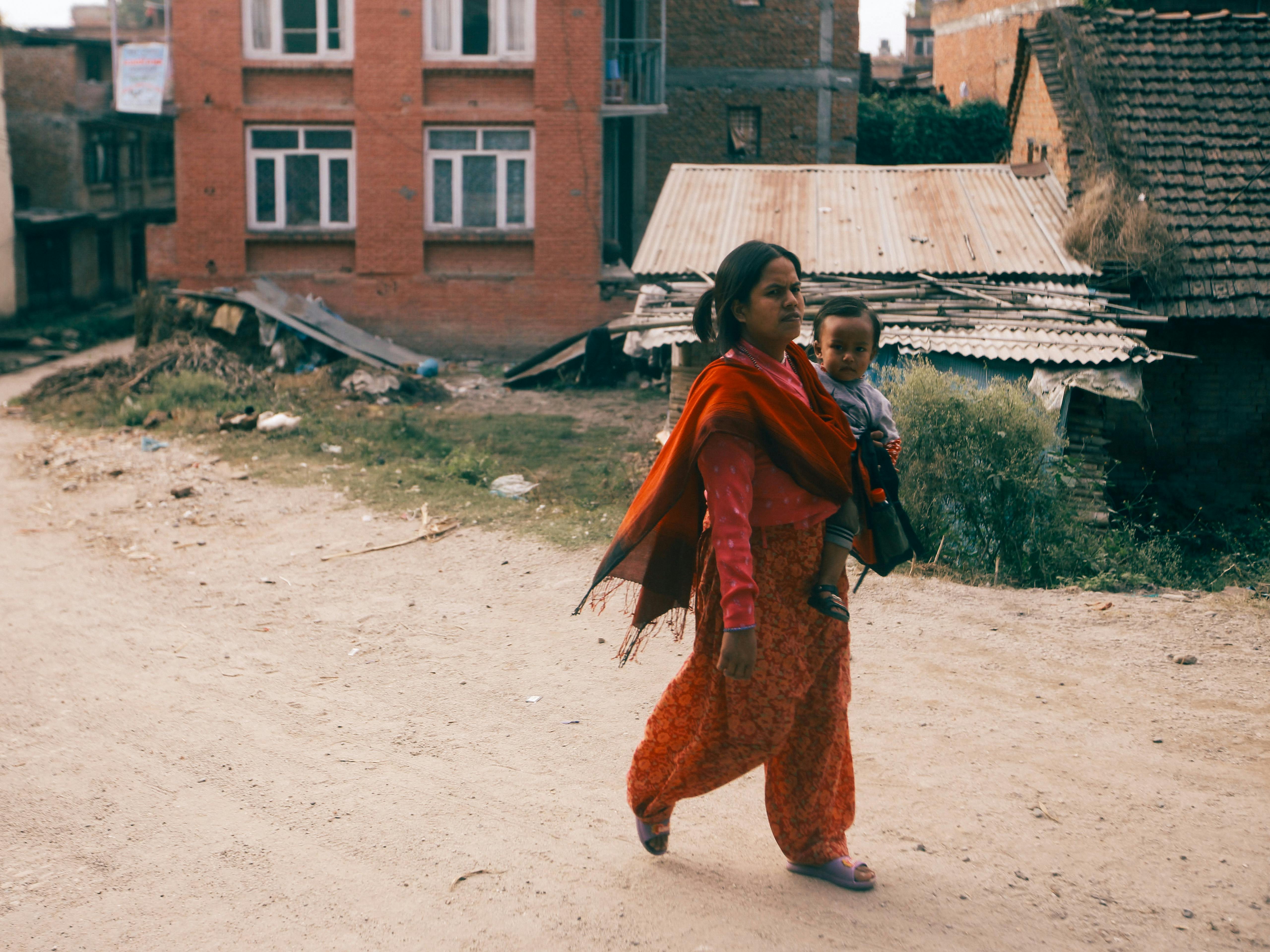 Indian Women Walking Photos, Download The BEST Free Indian Women ...