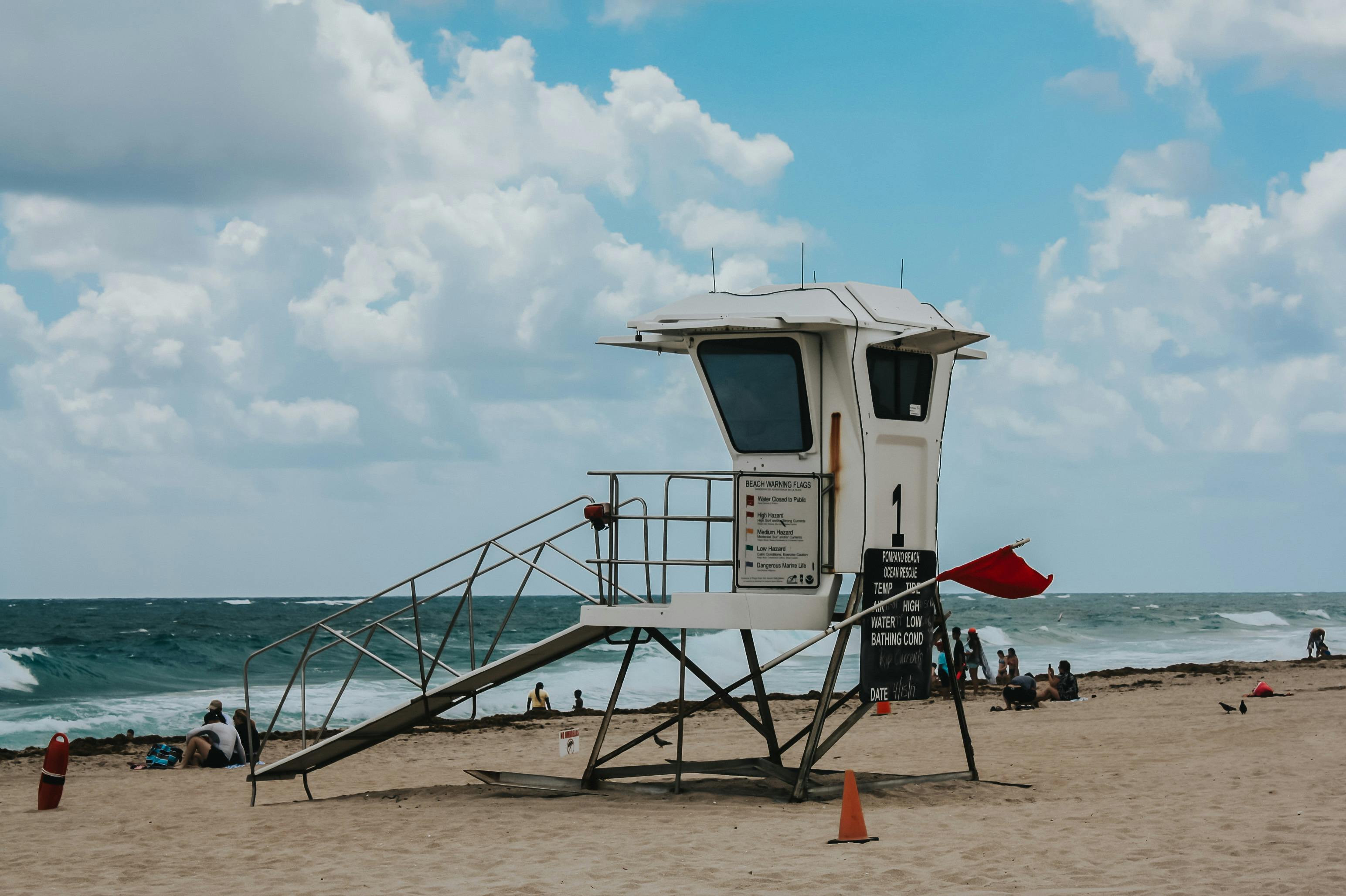A Lifeguard Hut on the Beach · Free Stock Photo