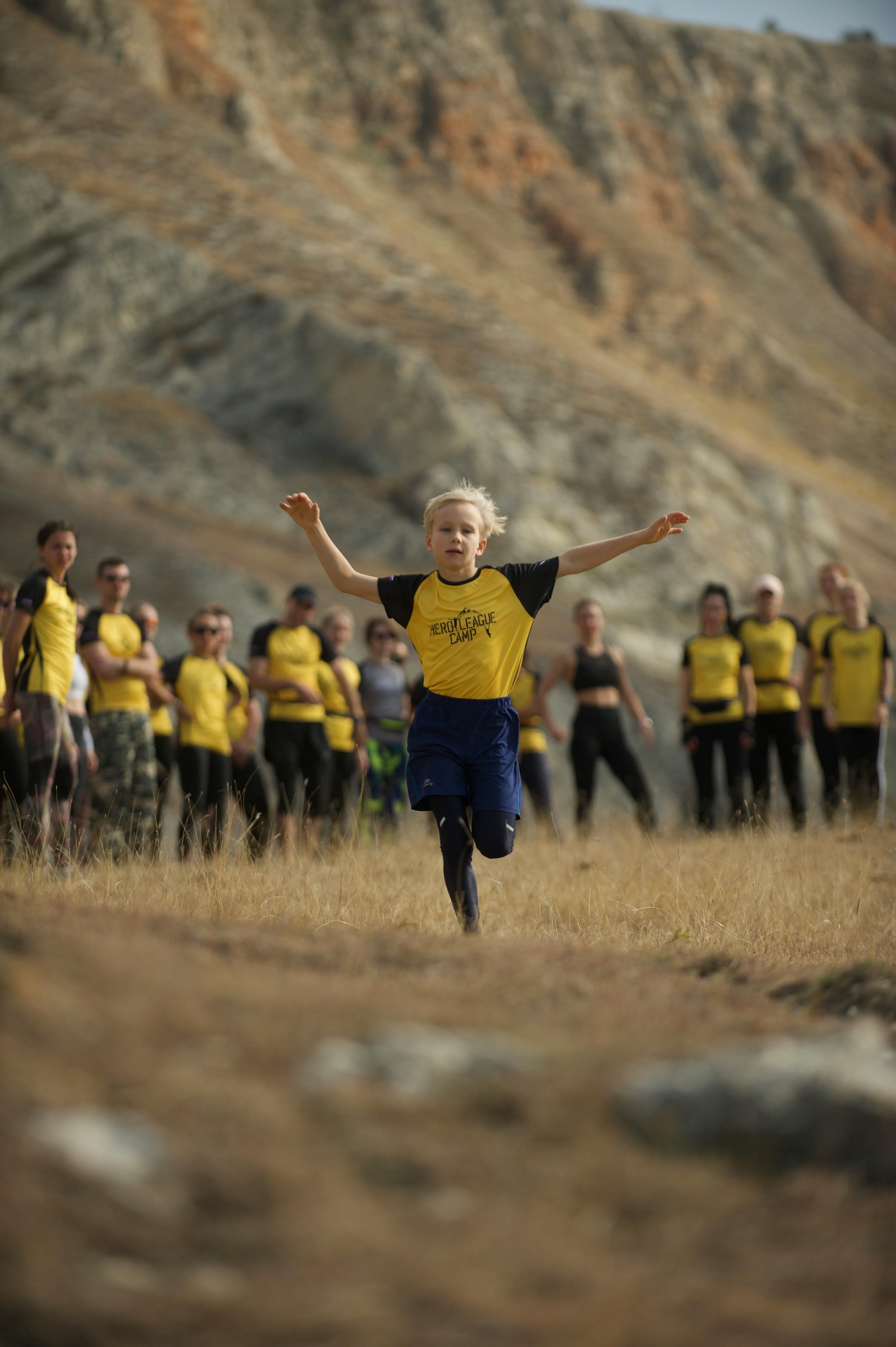 Running Boy In A Marathon Photos, Download The BEST Free Running Boy In ...