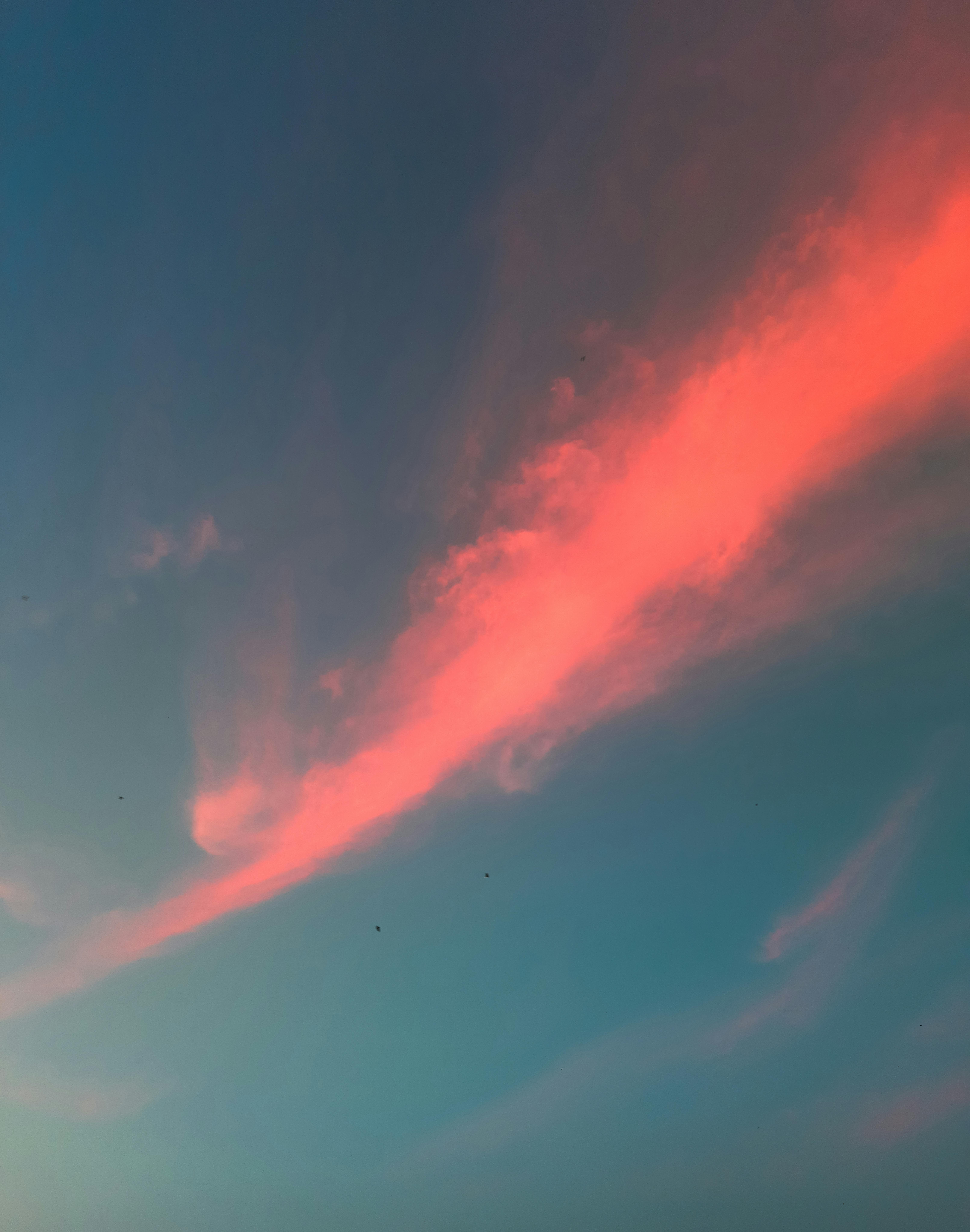 A View of a Dramatic Sky in Low Angle Shot · Free Stock Photo