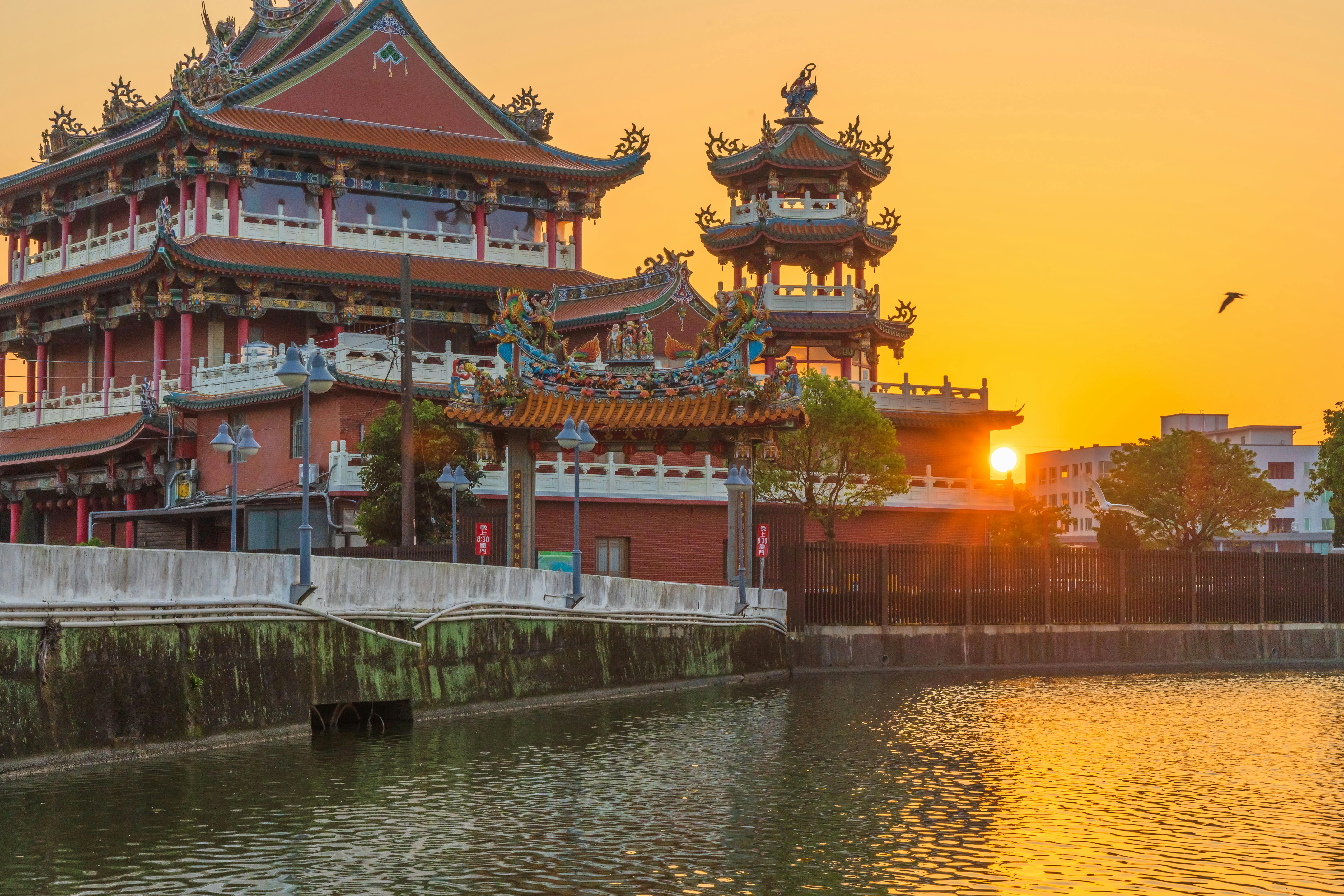 Traditional Asian Architecture and Yellow Sunset · Free Stock Photo