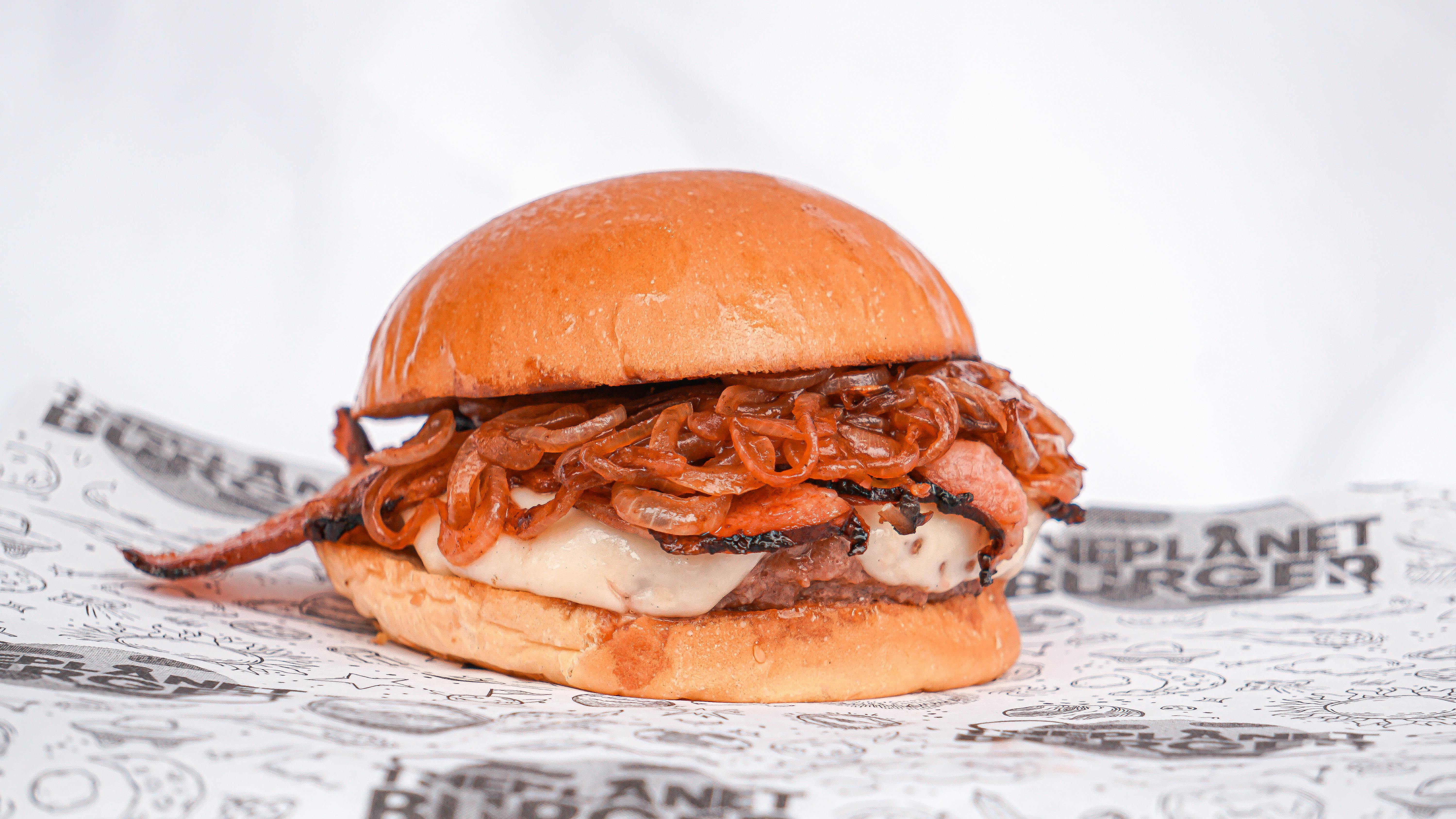 Tom Eating Burger with Jerry · Free Stock Photo