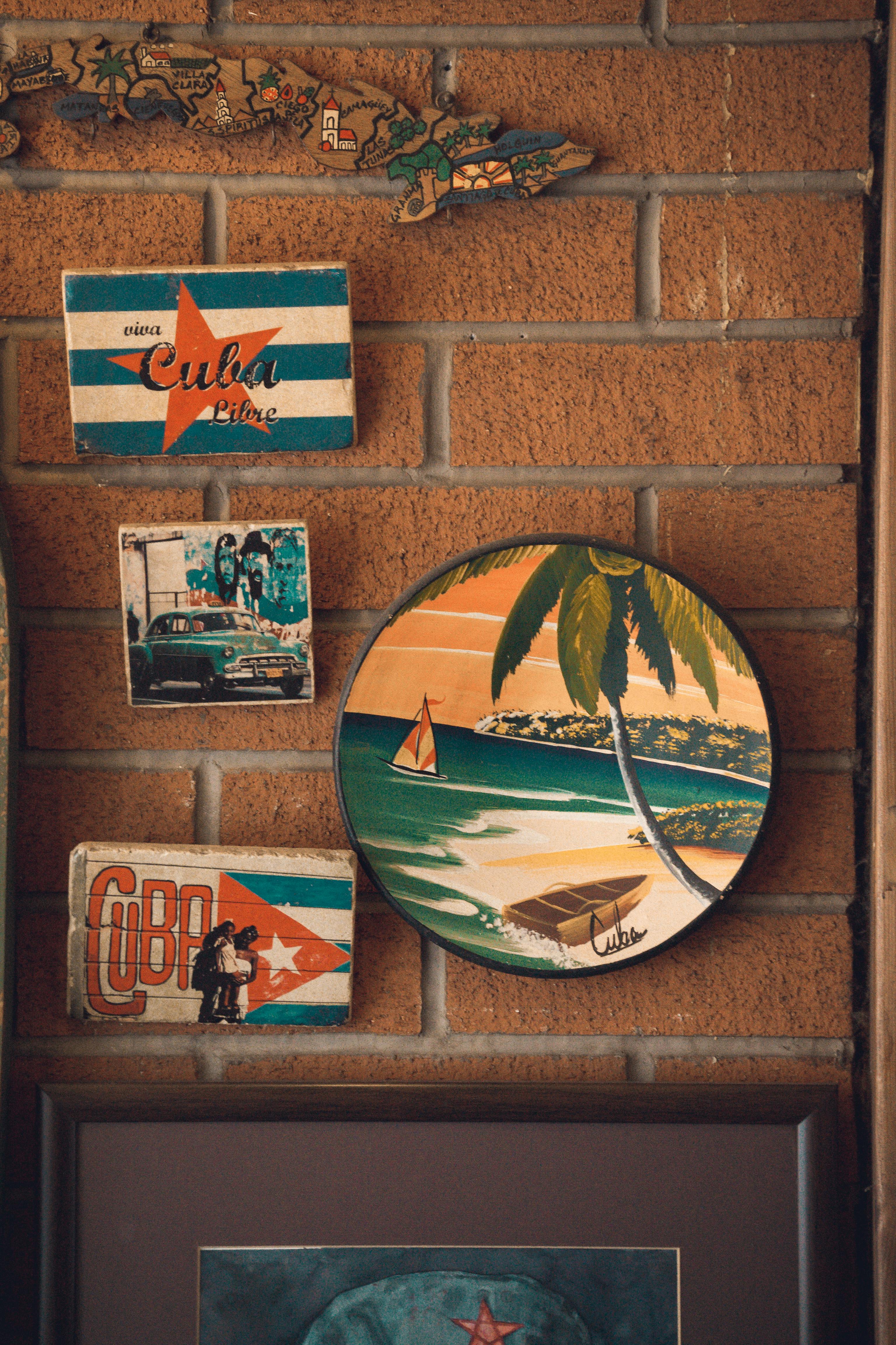 Paintings on the Wall · Free Stock Photo