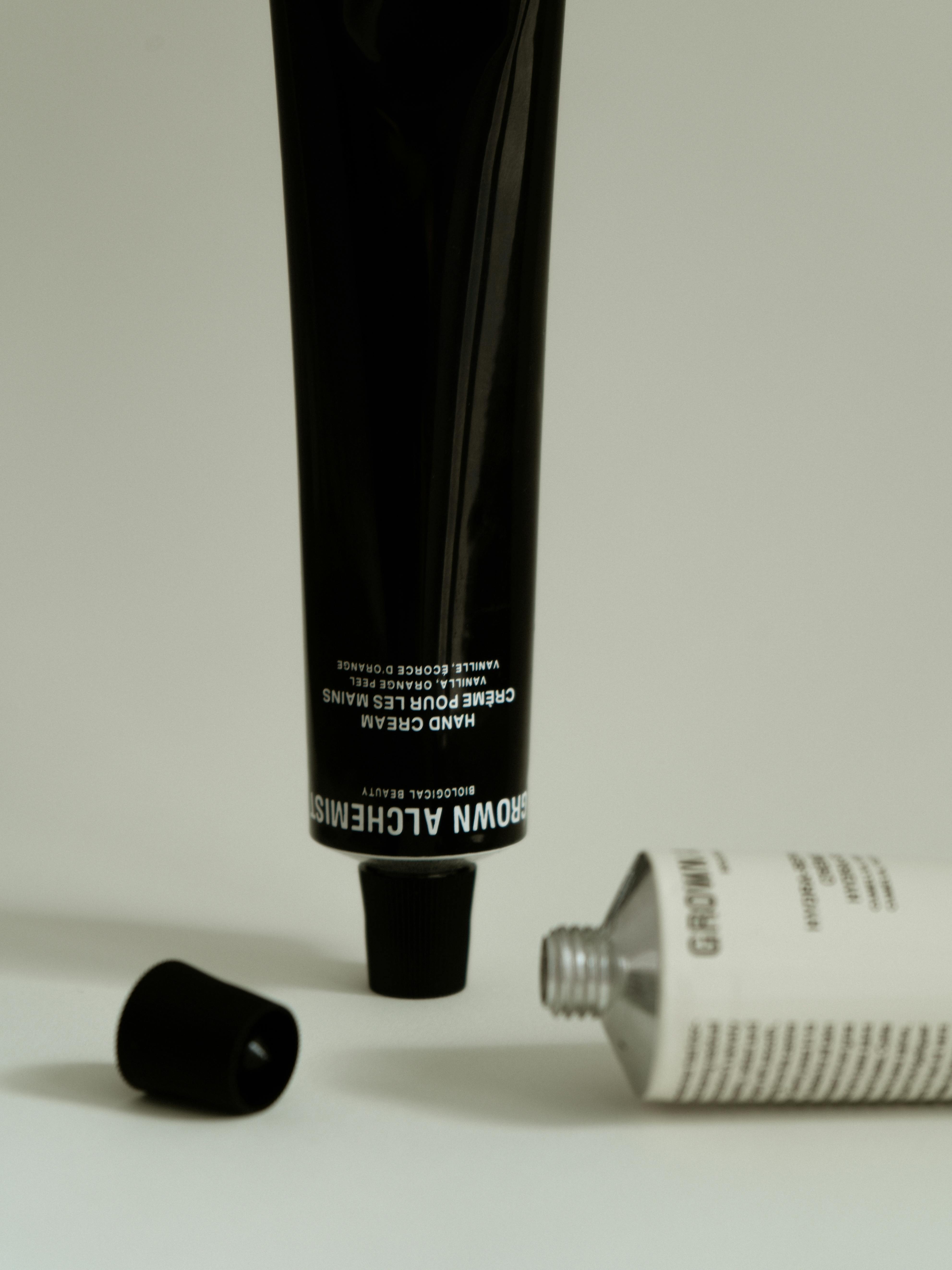 Close-Up Shot of a Face Cream · Free Stock Photo