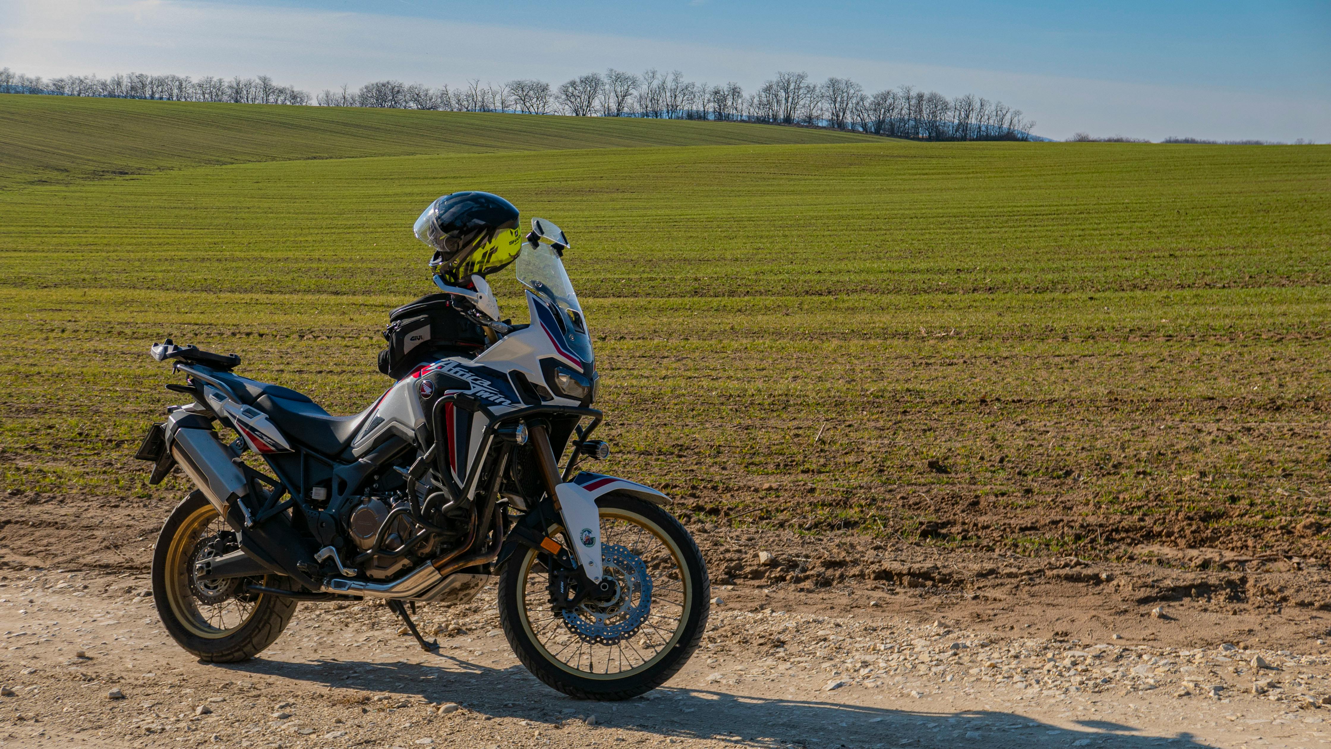 Side View Photo of Motorcycle · Free Stock Photo