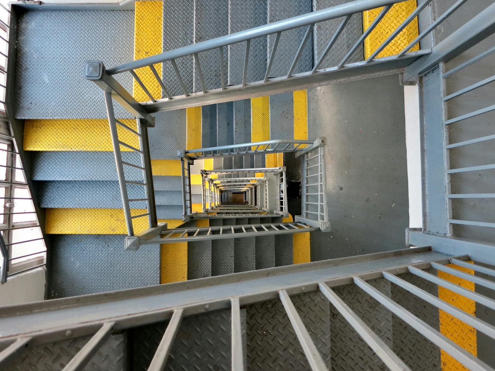 Understanding Loading Dock Dimensions and Layout Basics