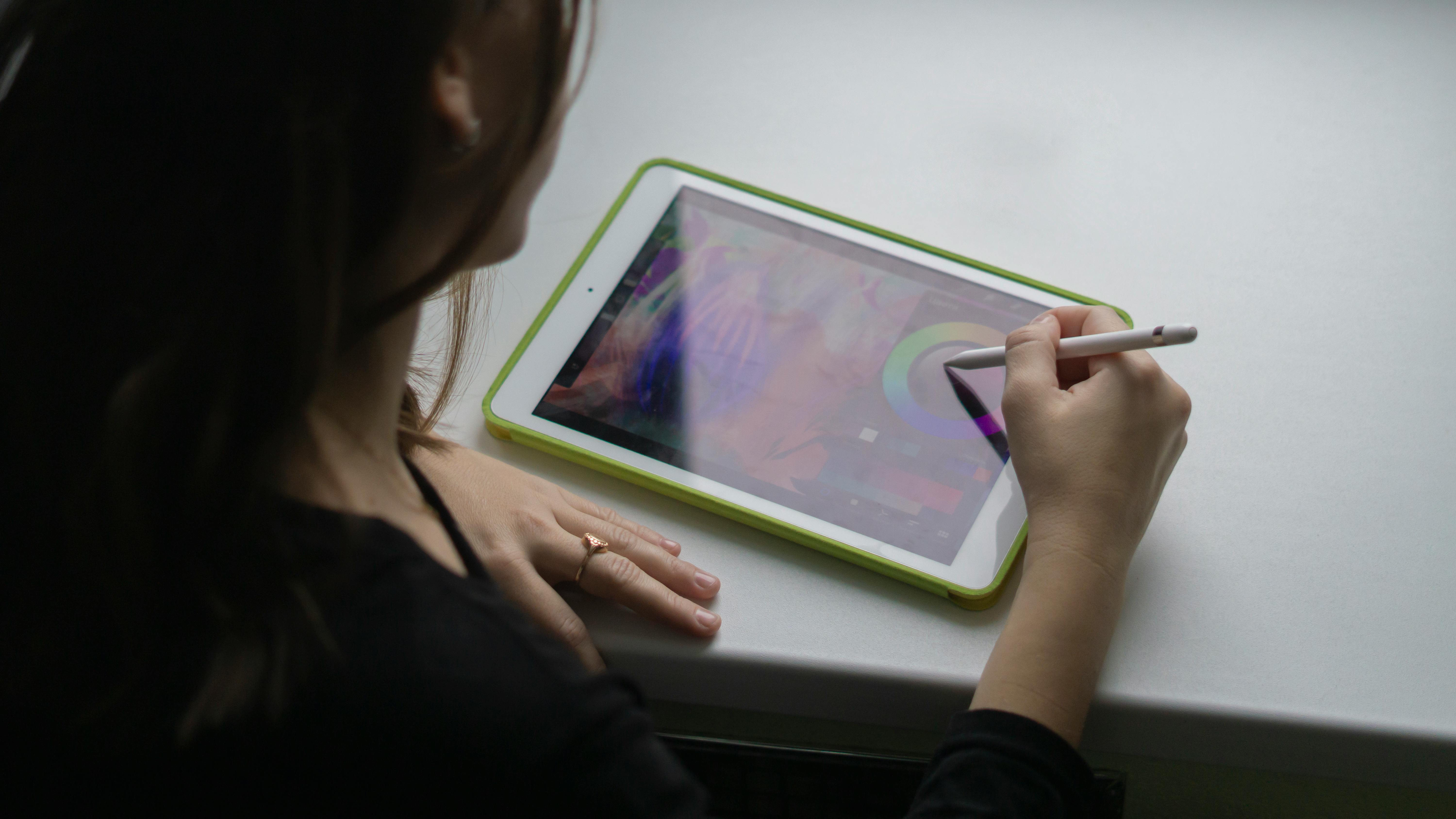 Quote On Ipad Screen · Free Stock Photo