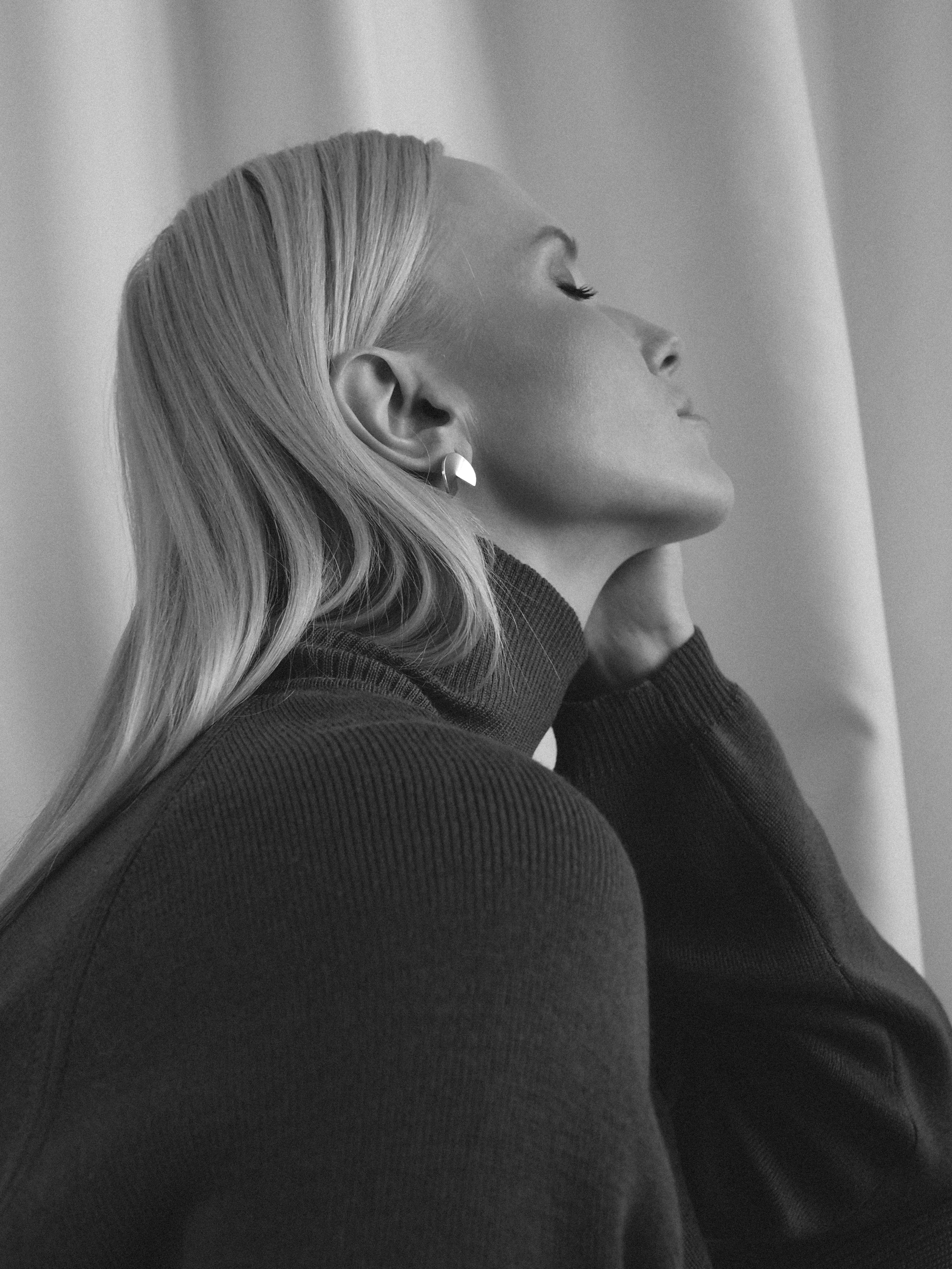 Touching Cheek Photos, Download The BEST Free Touching Cheek Stock ...