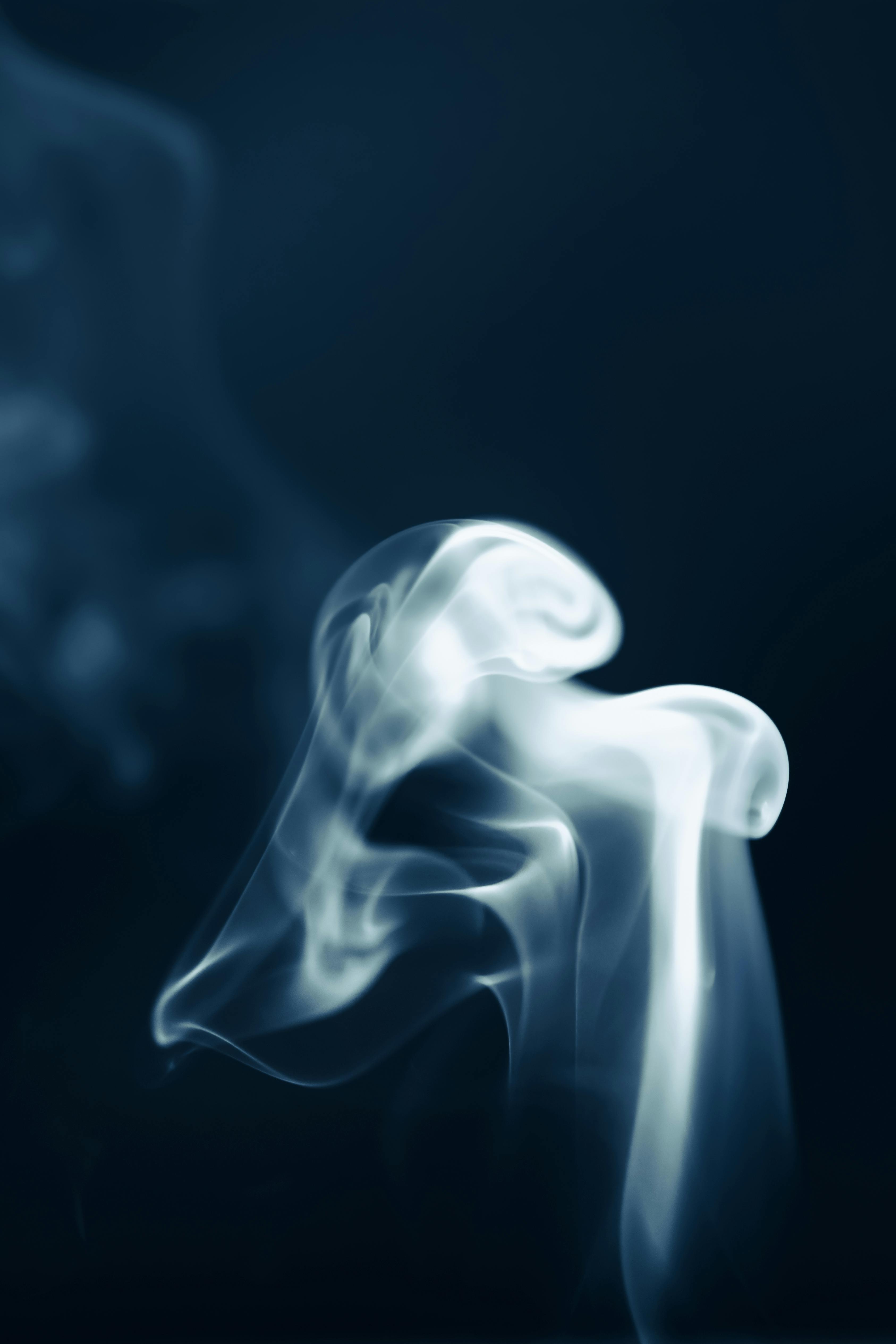 Studio Shot of a Floating Smoke · Free Stock Photo