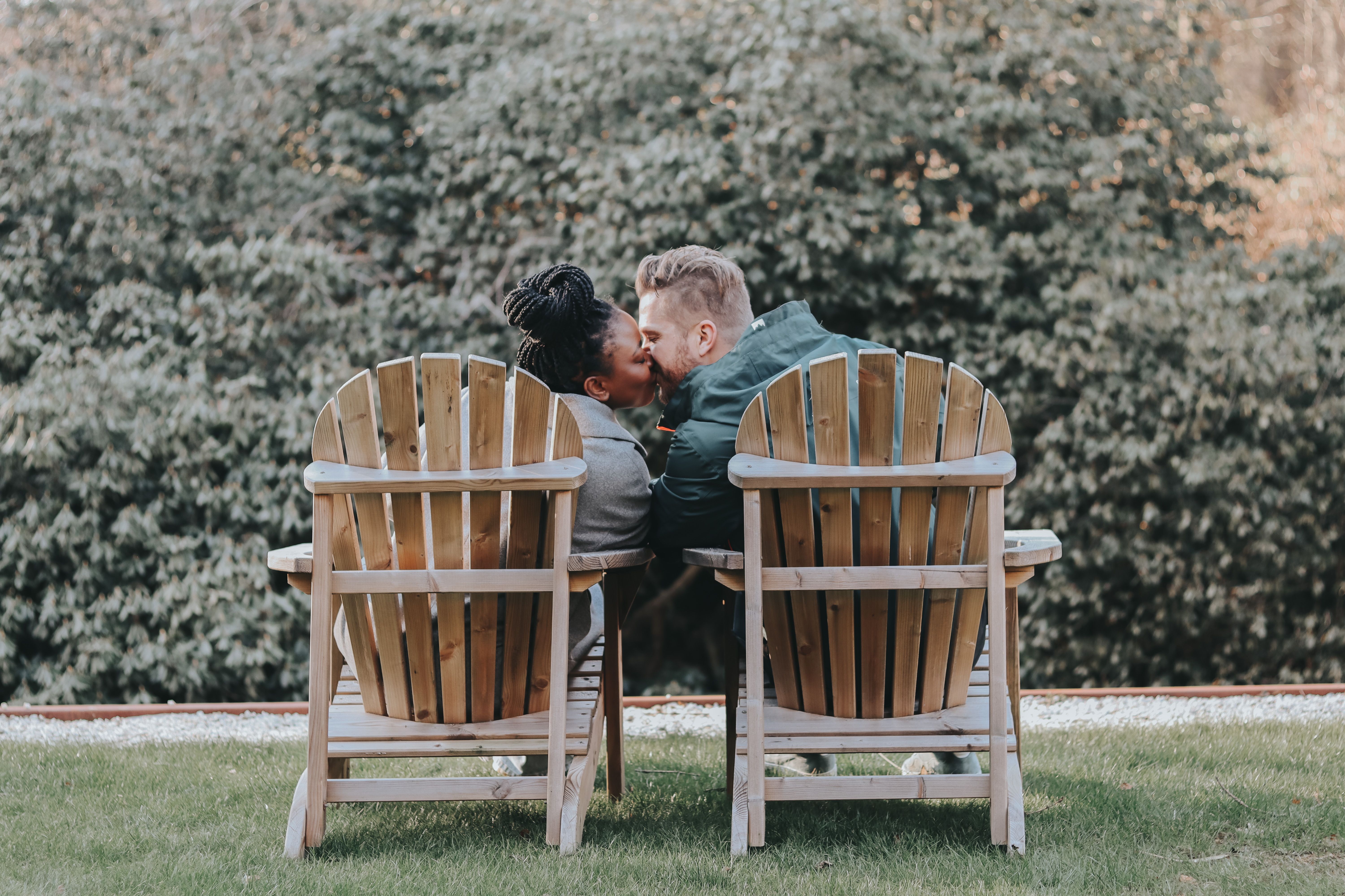 Kissing Back Photos, Download The BEST Free Kissing Back Stock Photos ...