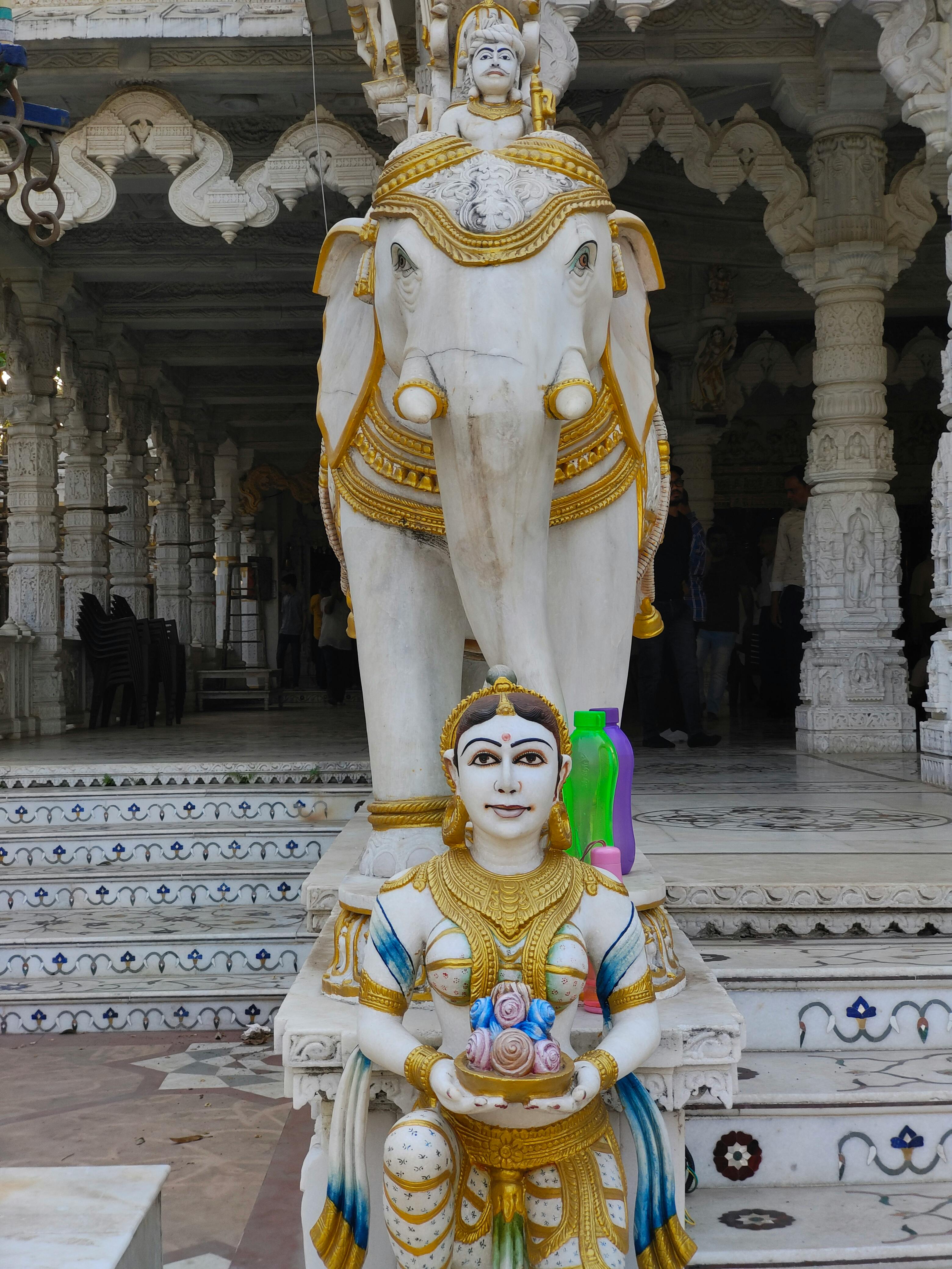 Statues of Eastern Gods and Elephant · Free Stock Photo