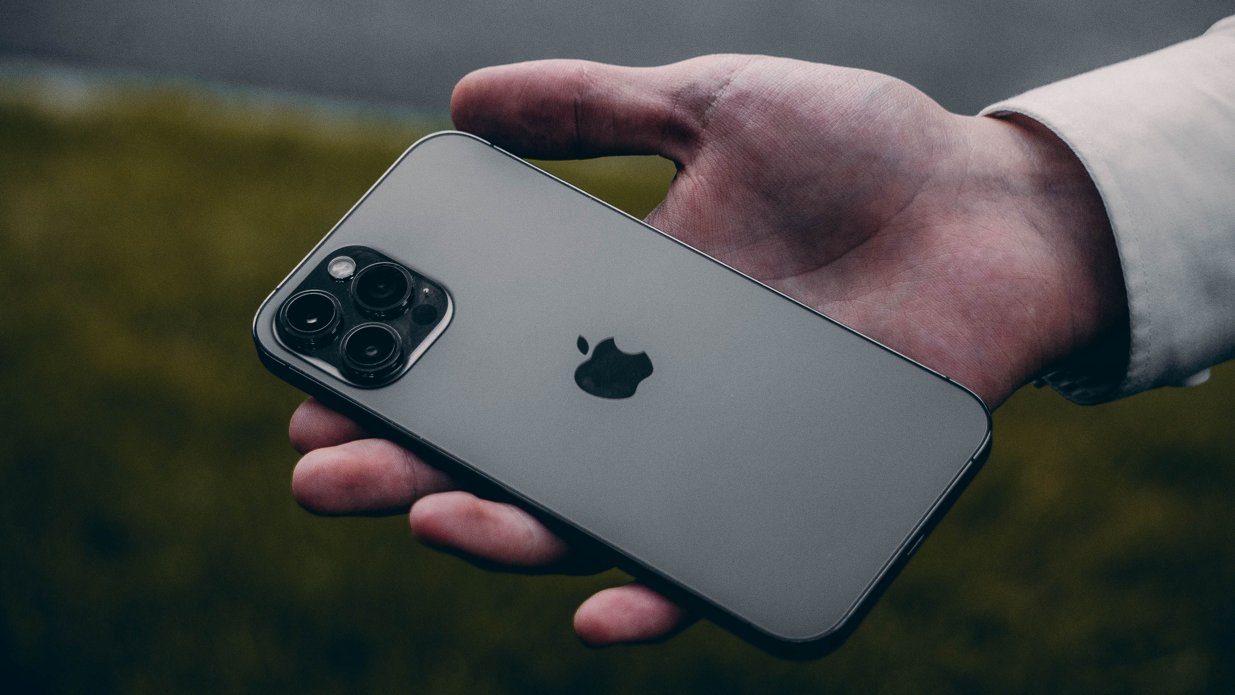 7,000+ Best Iphone 13 Photos · 100% Free Download · Pexels Stock Photos