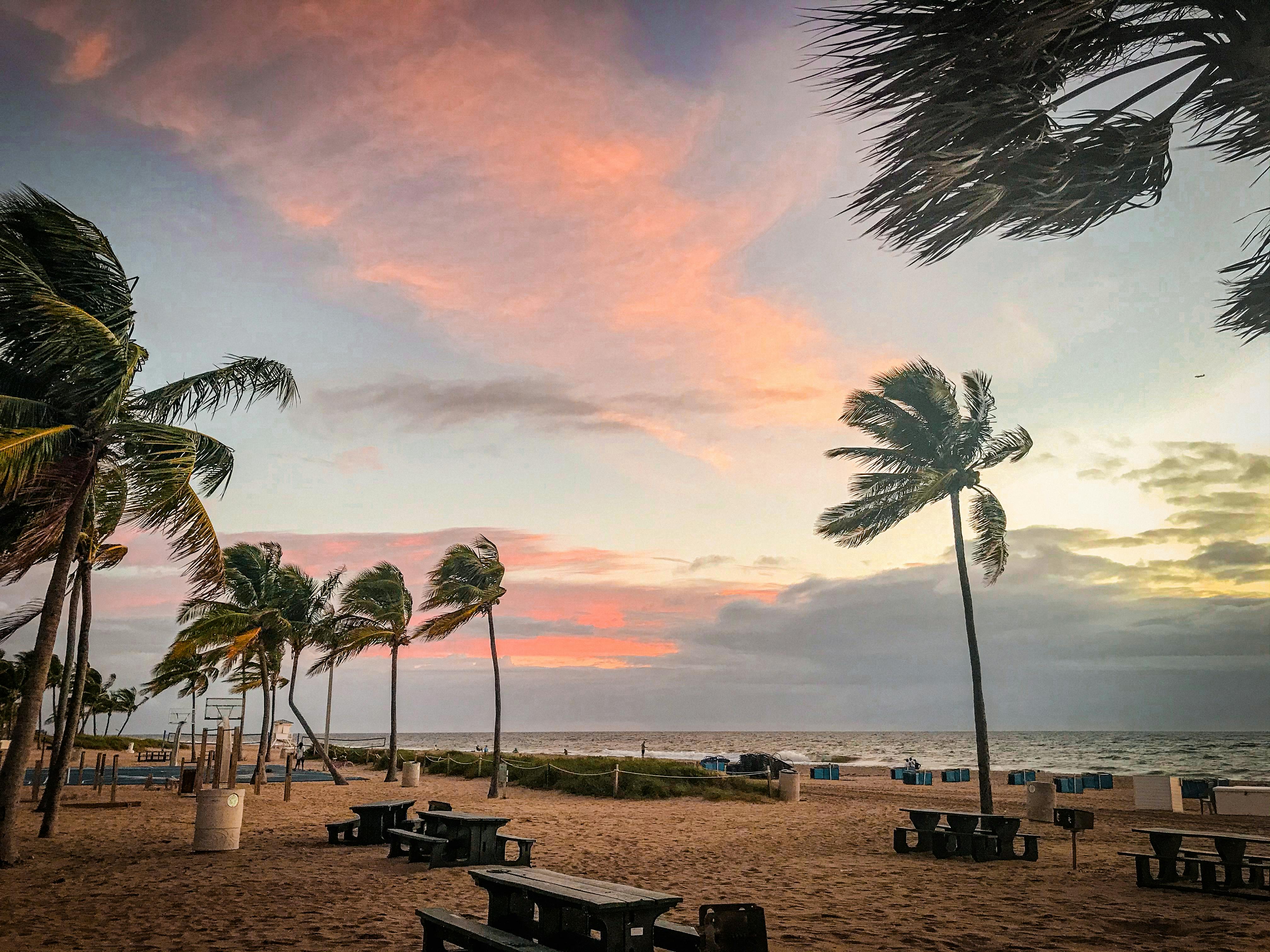 MM - Beach Scenes 17 Photos & Videos Collected by Mamugnaon