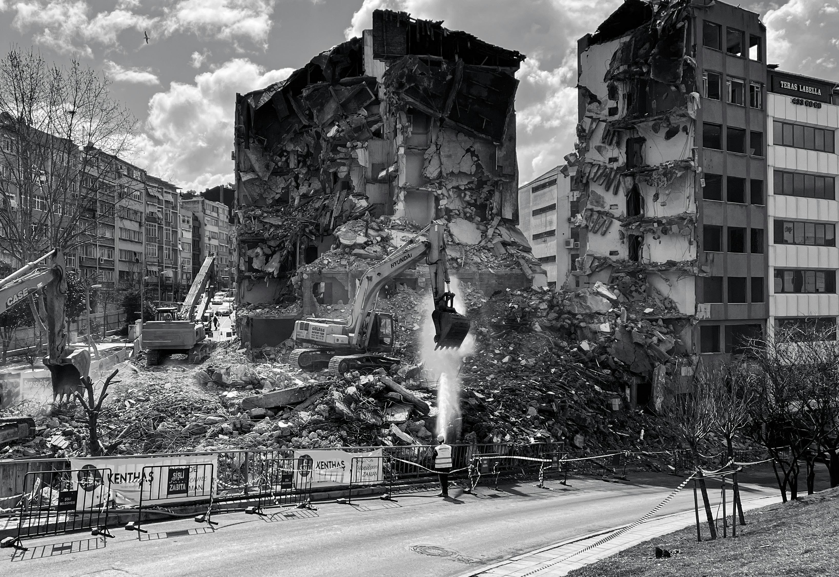 Bulldozers Tearing Down Buildings in Eskisehir · Free Stock Photo