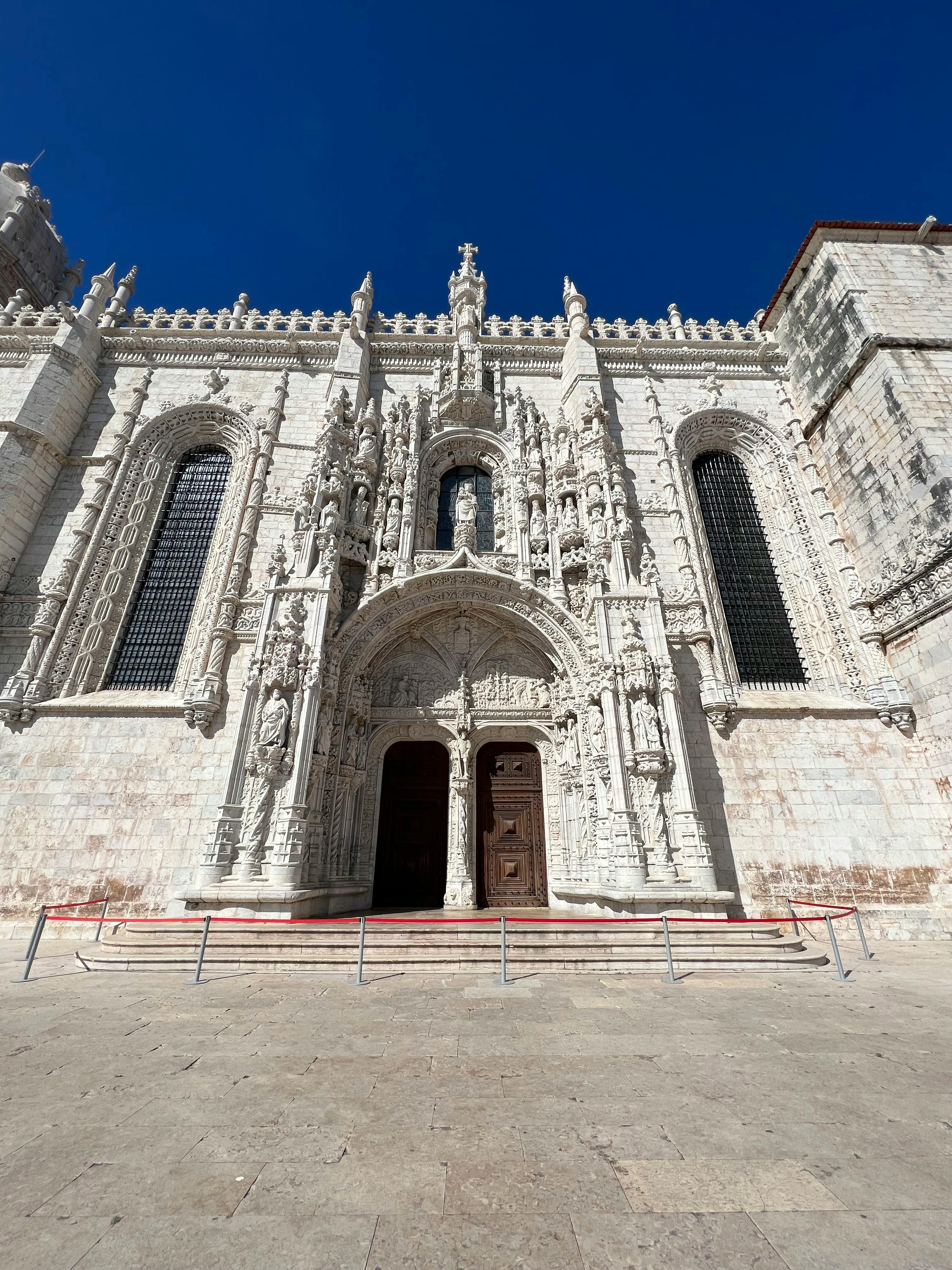 Gate Entrance to Cathedral · Free Stock Photo