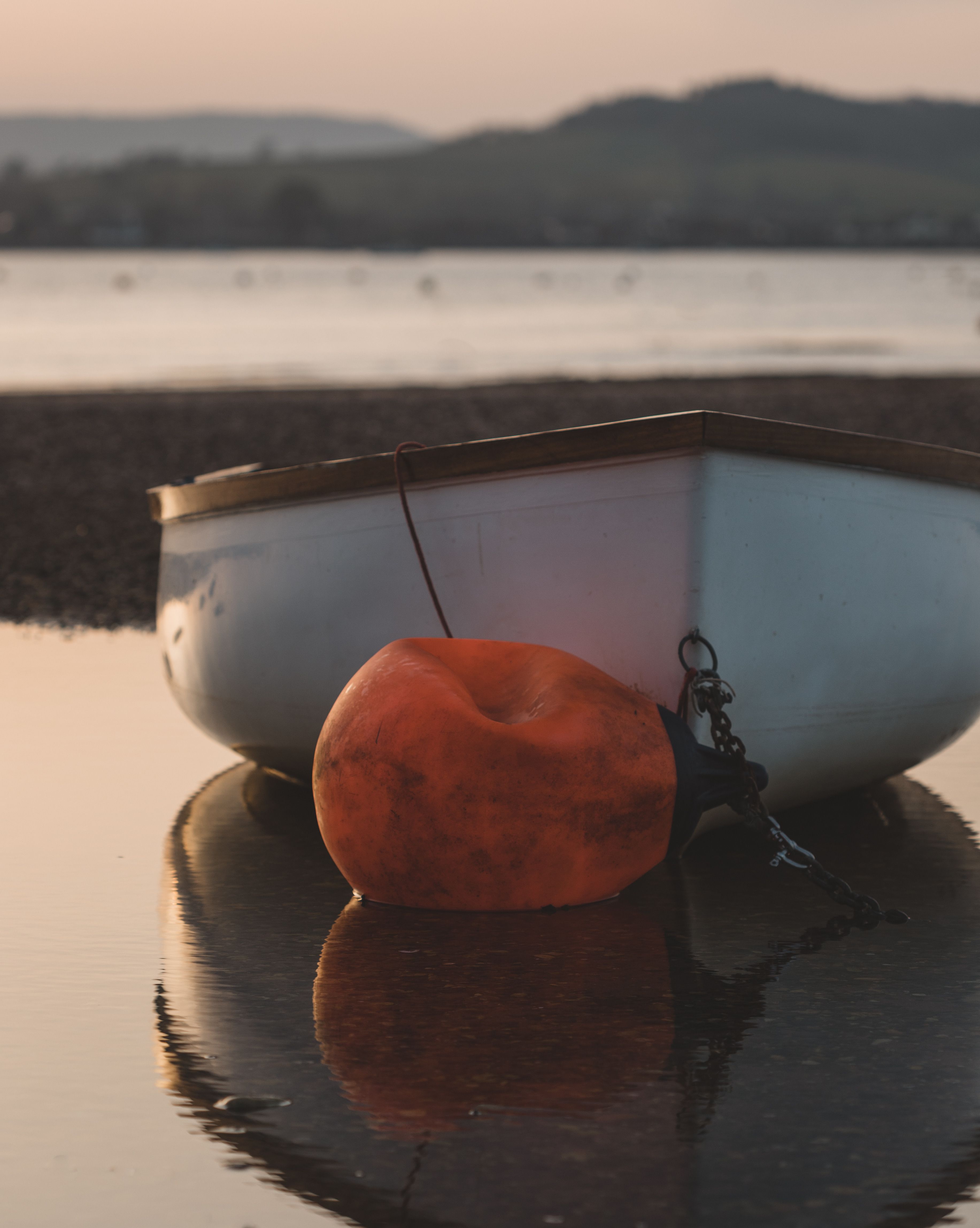 Close Shot of Boat Broadside · Free Stock Photo