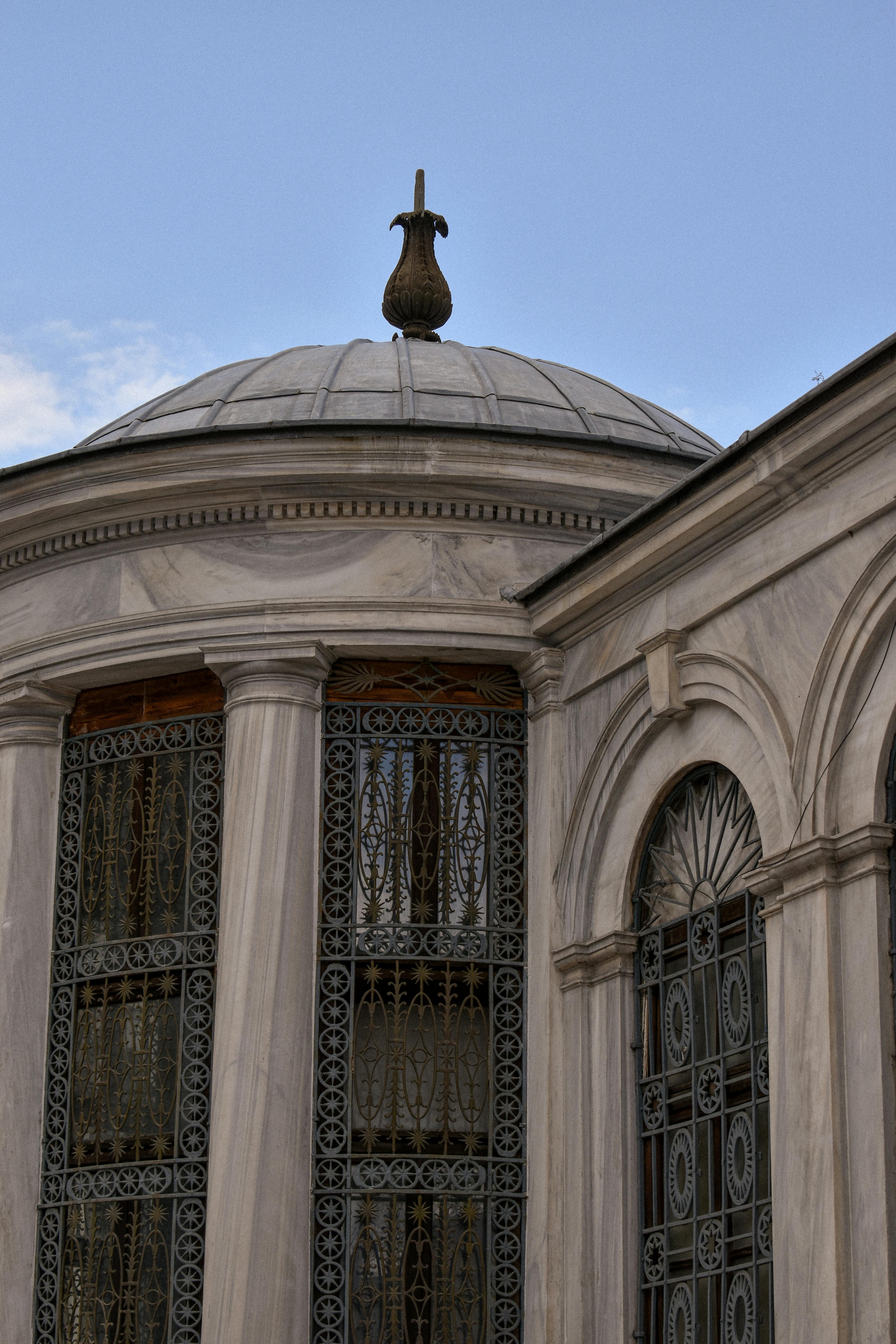 Building with Dome and Ornamented Windows · Free Stock Photo