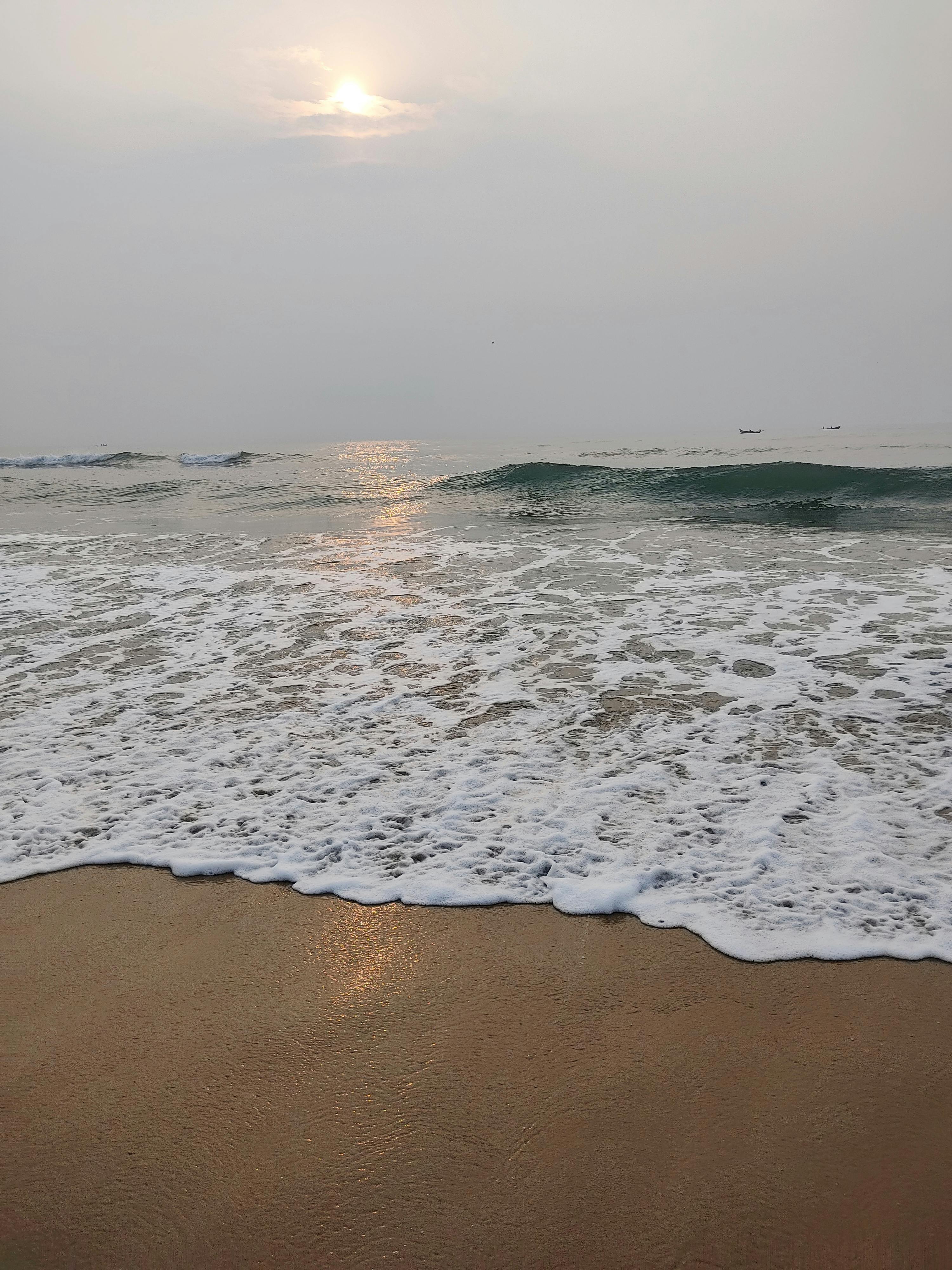 Waves on a Beach · Free Stock Photo