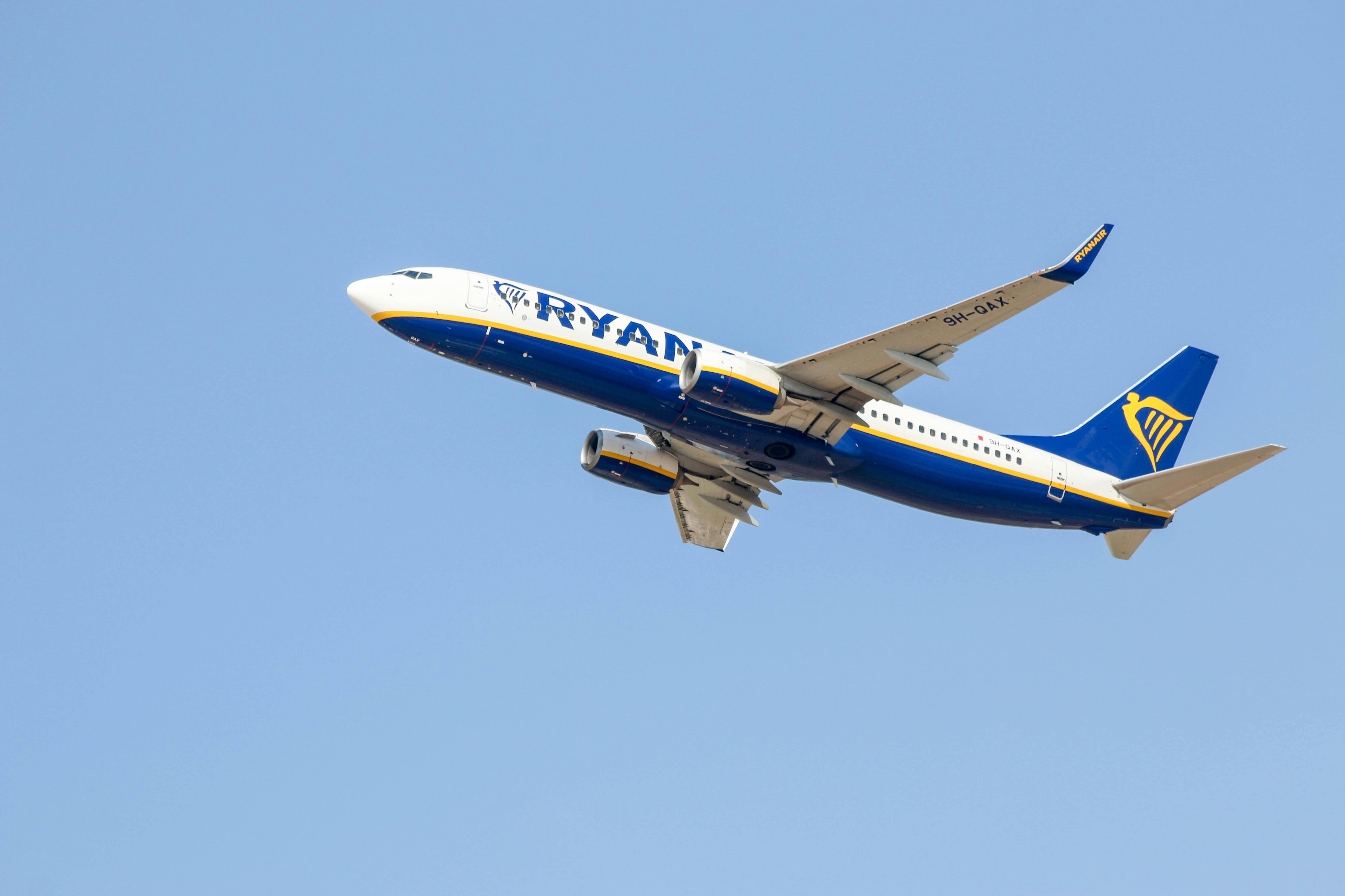 Ryanair Airlines Photos, Download The BEST Free Ryanair Airlines Stock ...