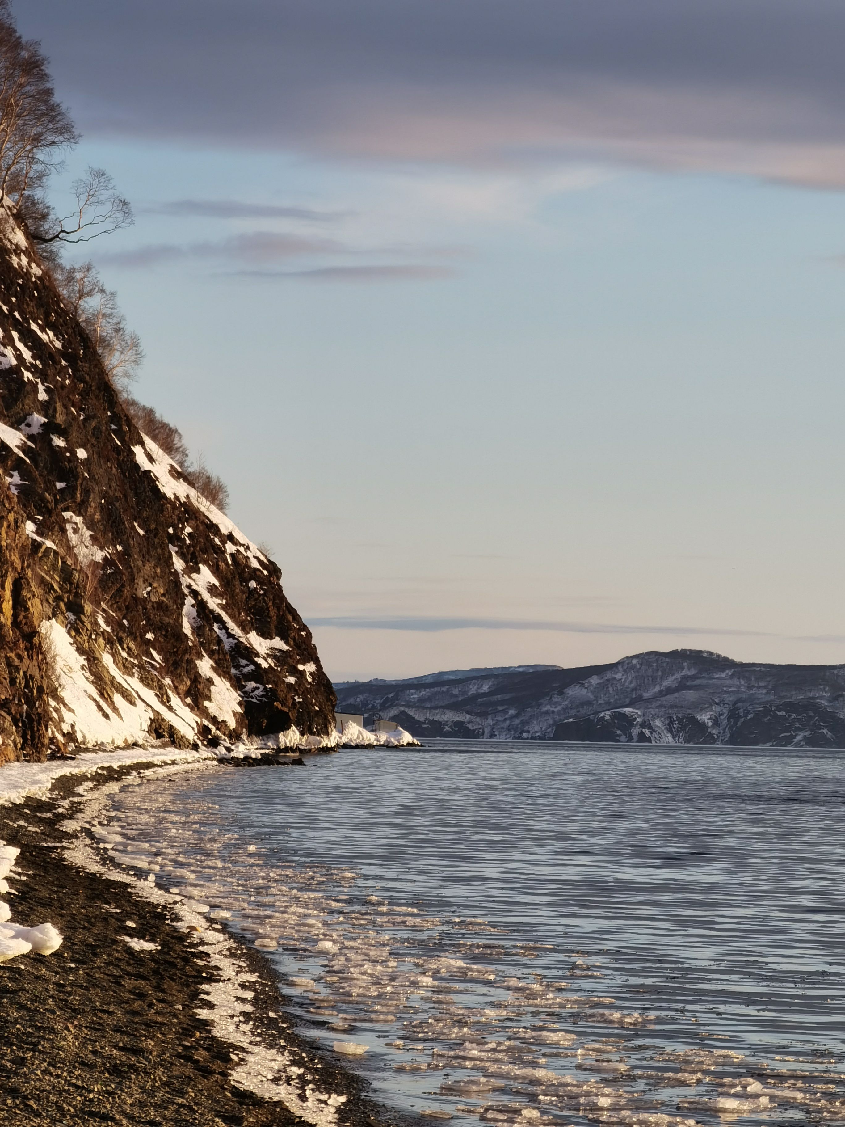Cliffs in Snow and Sea · Free Stock Photo