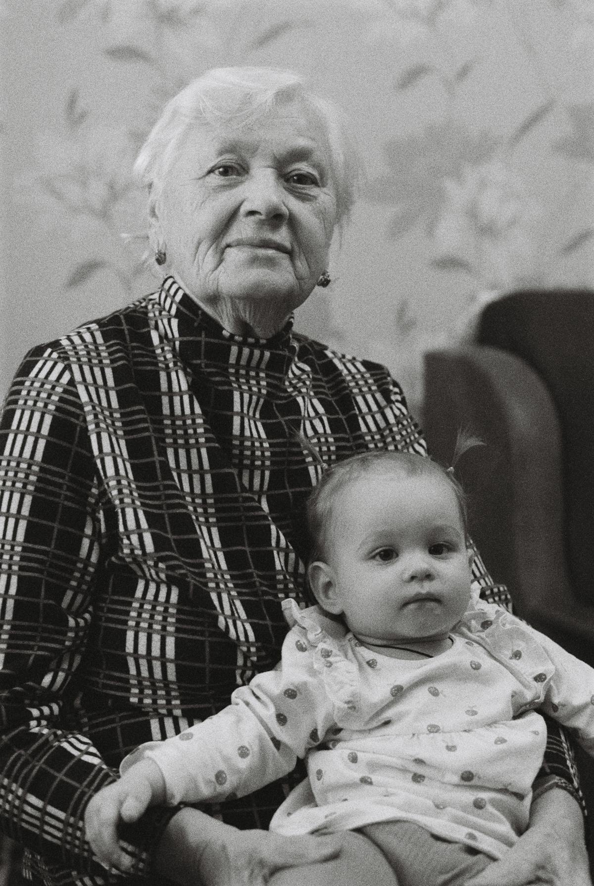 Old And Young Photos, Download The BEST Free Old And Young Stock Photos ...