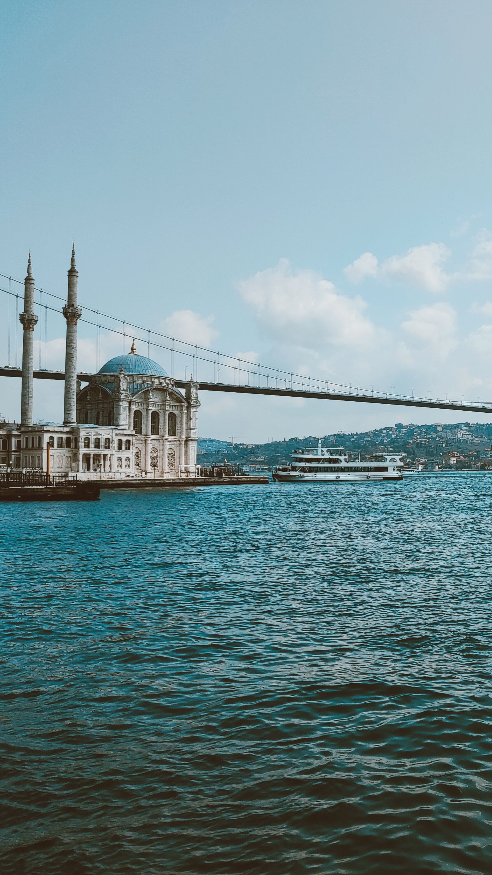 Mosque on a Riverside · Free Stock Photo