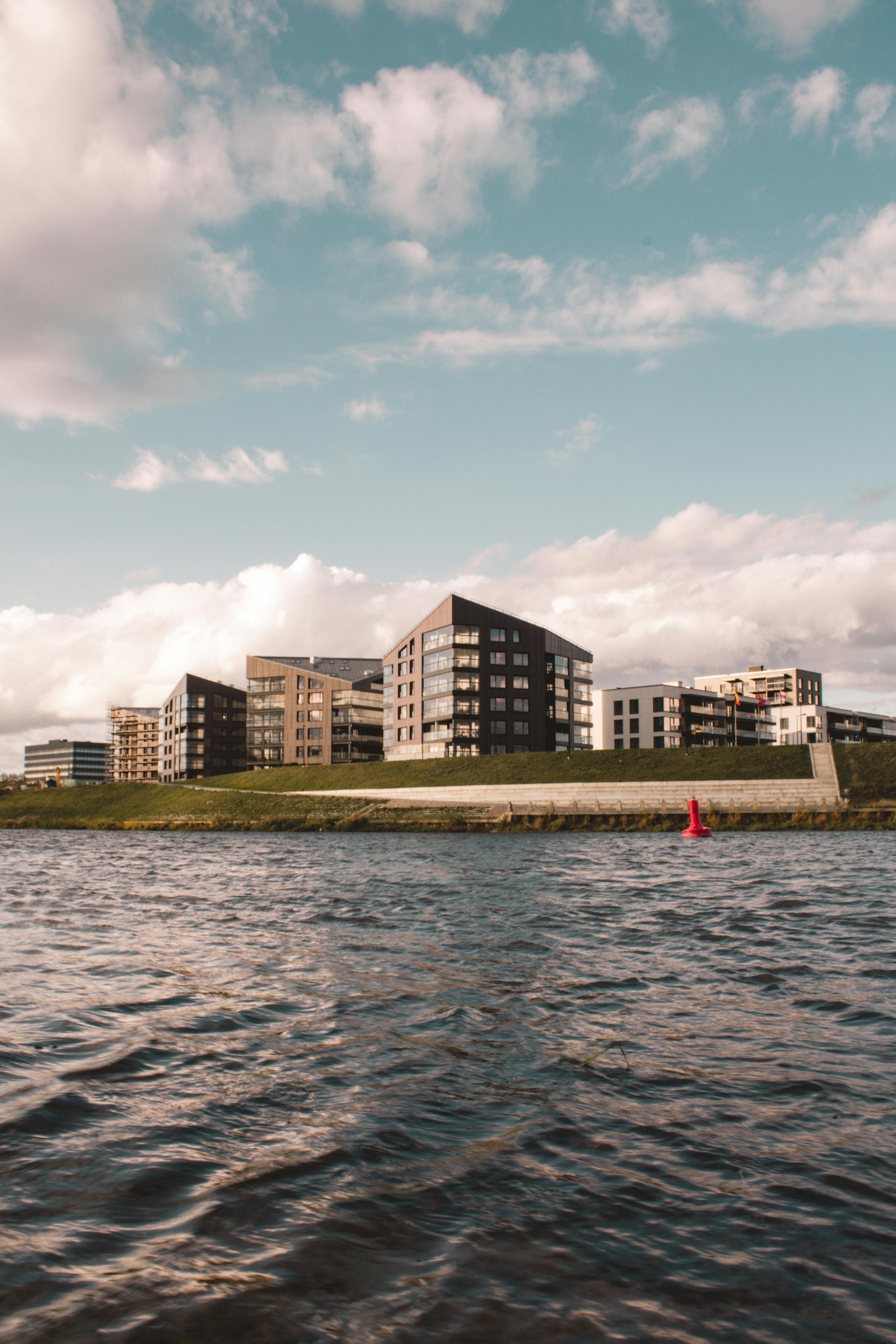Apartment Buildings near the River · Free Stock Photo