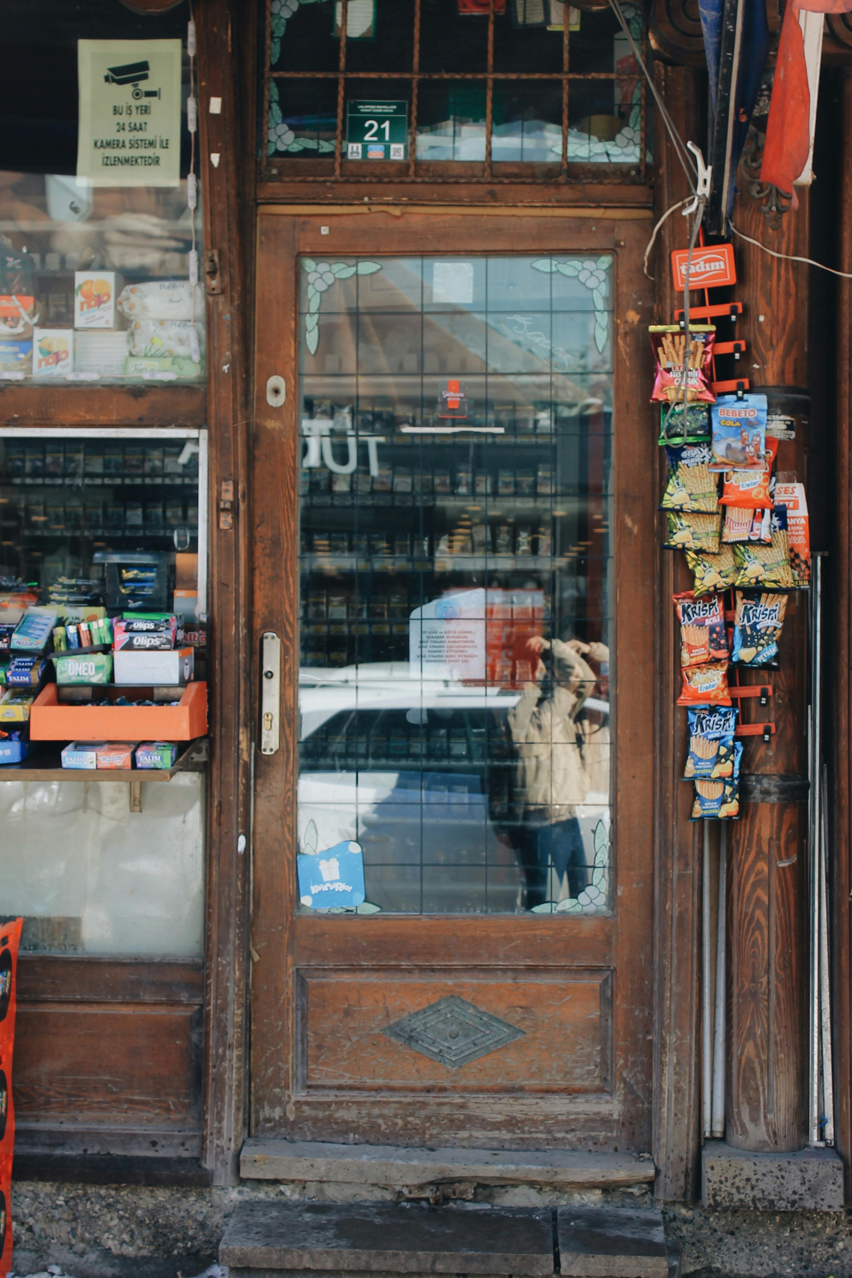 65,830+ Best Free Wooden door Stock Photos & Images · 100% Royalty-Free ...