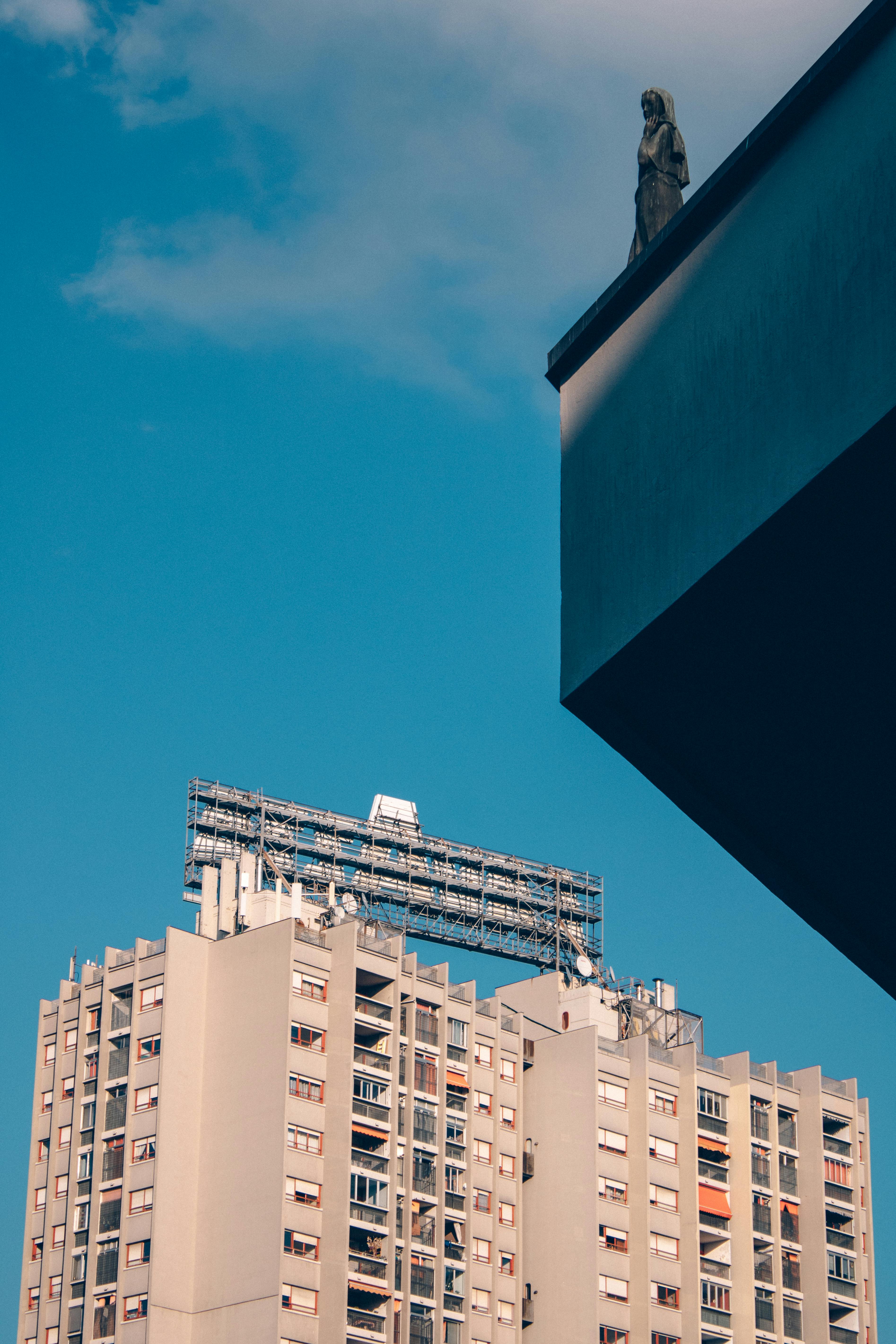 Building Roof Photos, Download The BEST Free Building Roof Stock Photos ...