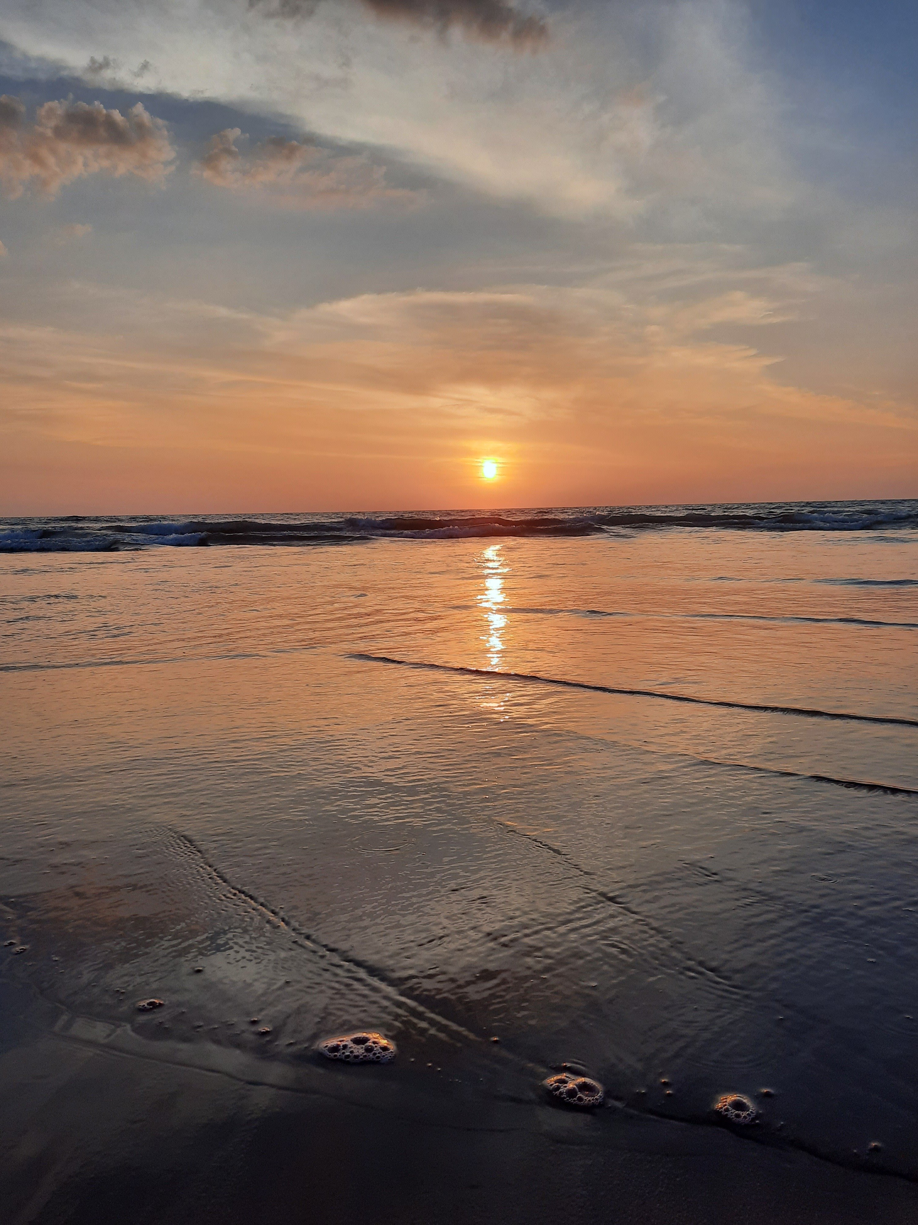 Reflection of the Sun on Water Surface · Free Stock Photo